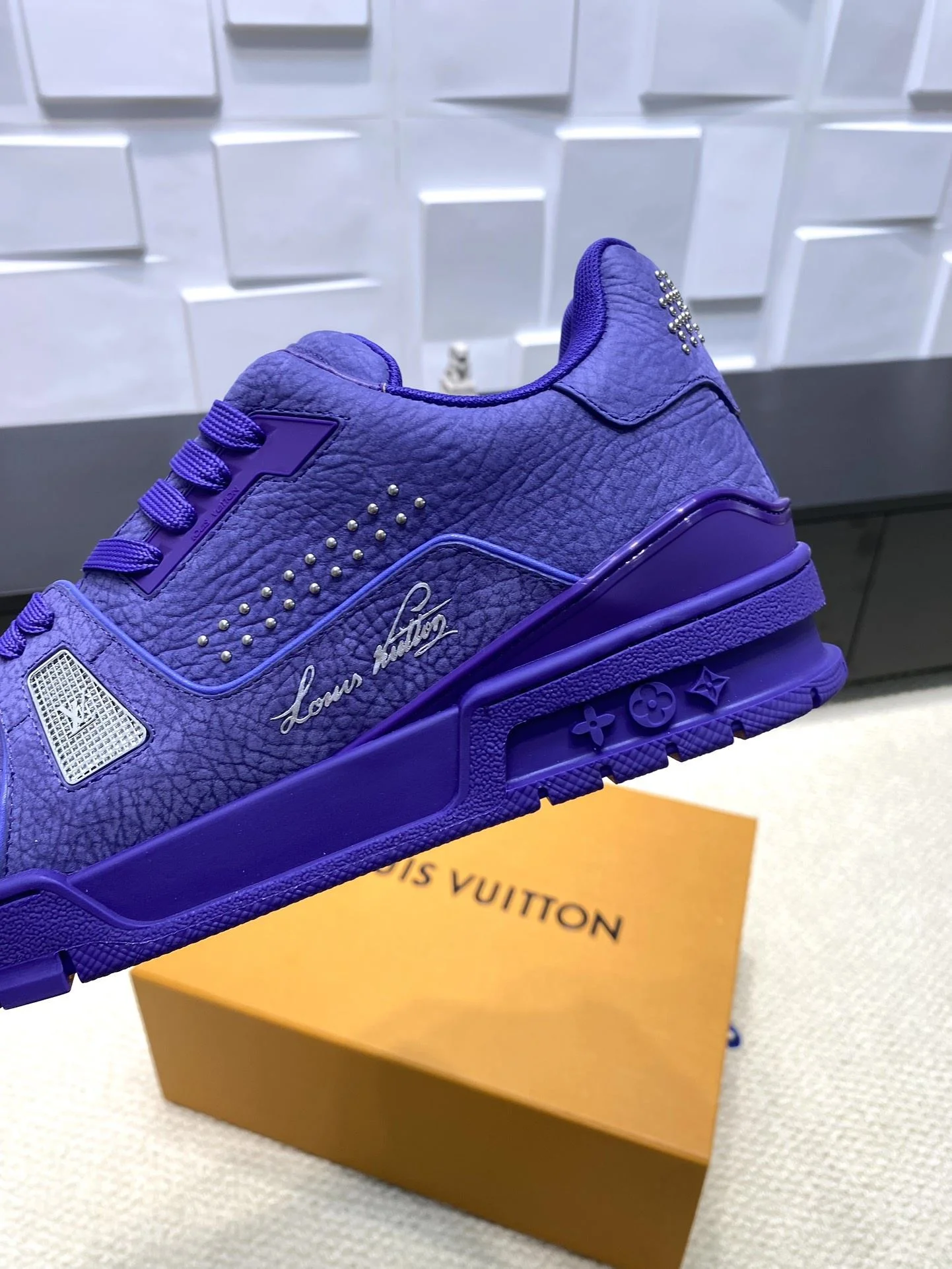 High accuracy Louis Vuitton Trainer Sneaker