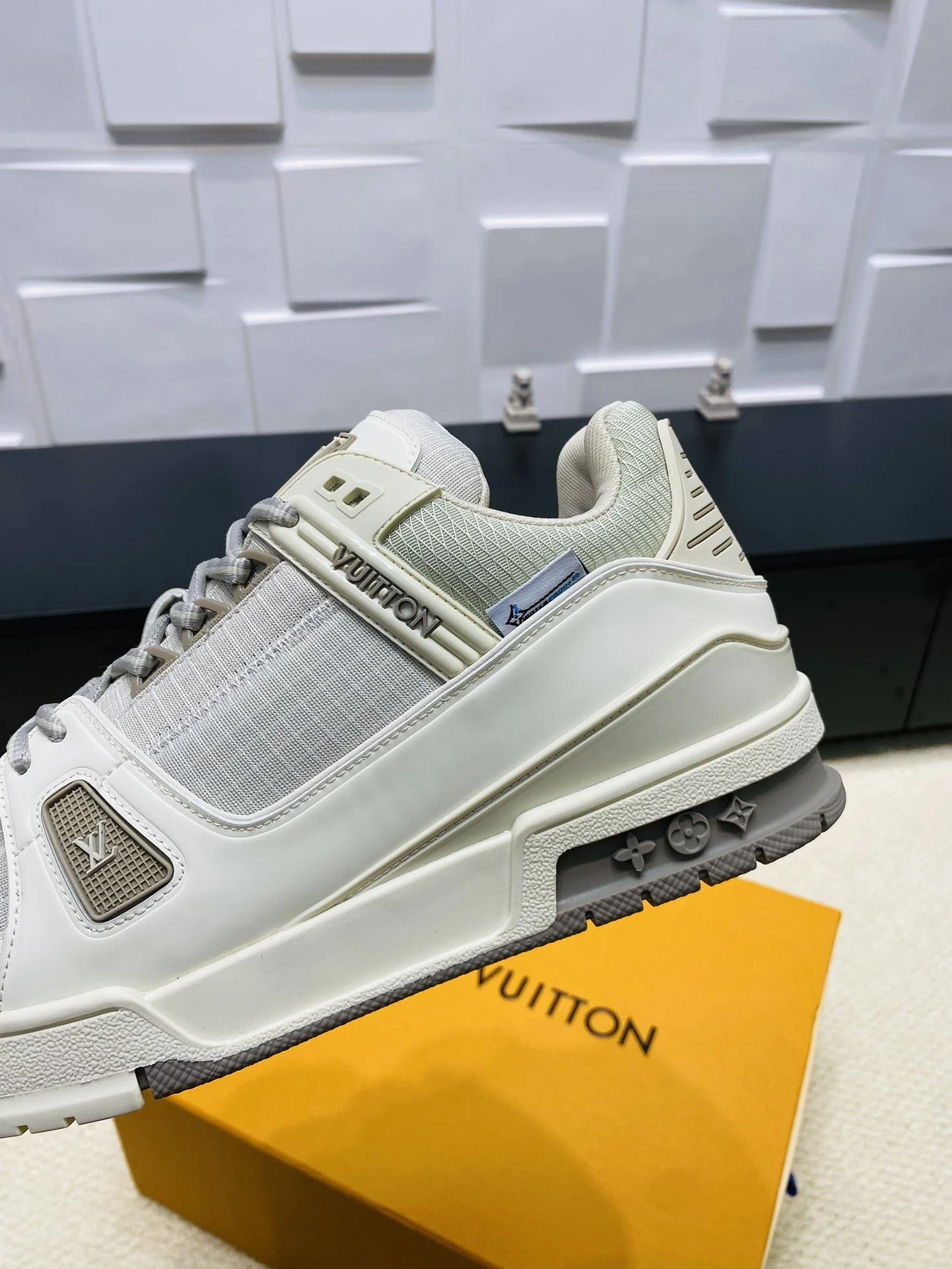 Top mirror Louis Vuitton Trainer Sneaker