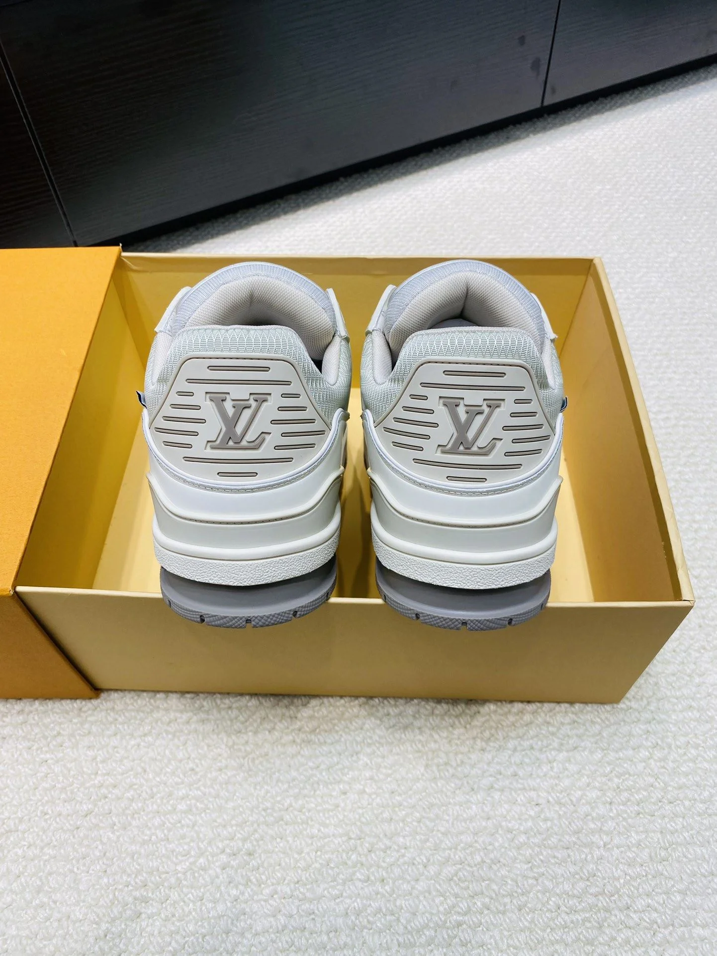 Top mirror Louis Vuitton Trainer Sneaker