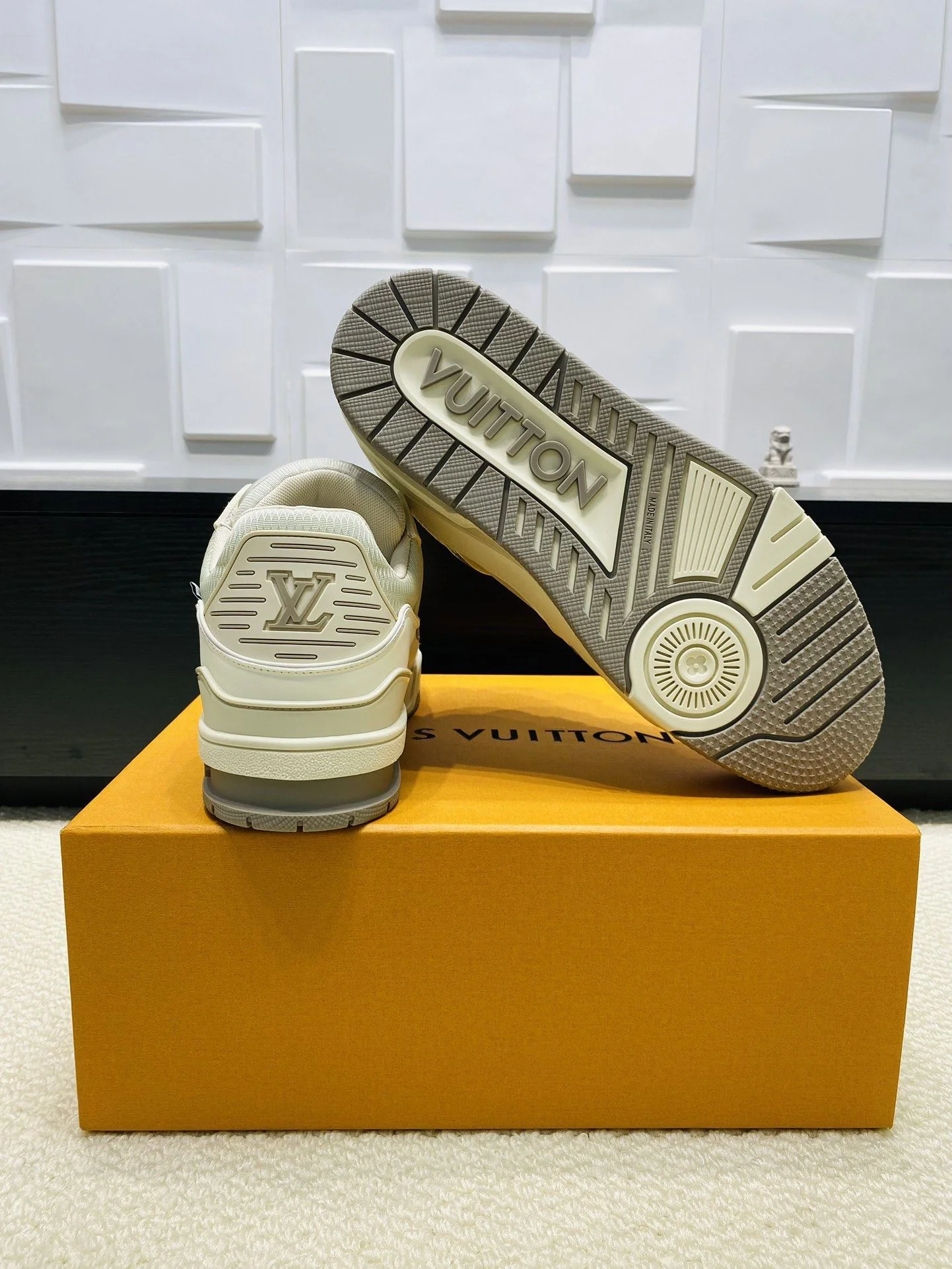 Top mirror Louis Vuitton Trainer Sneaker