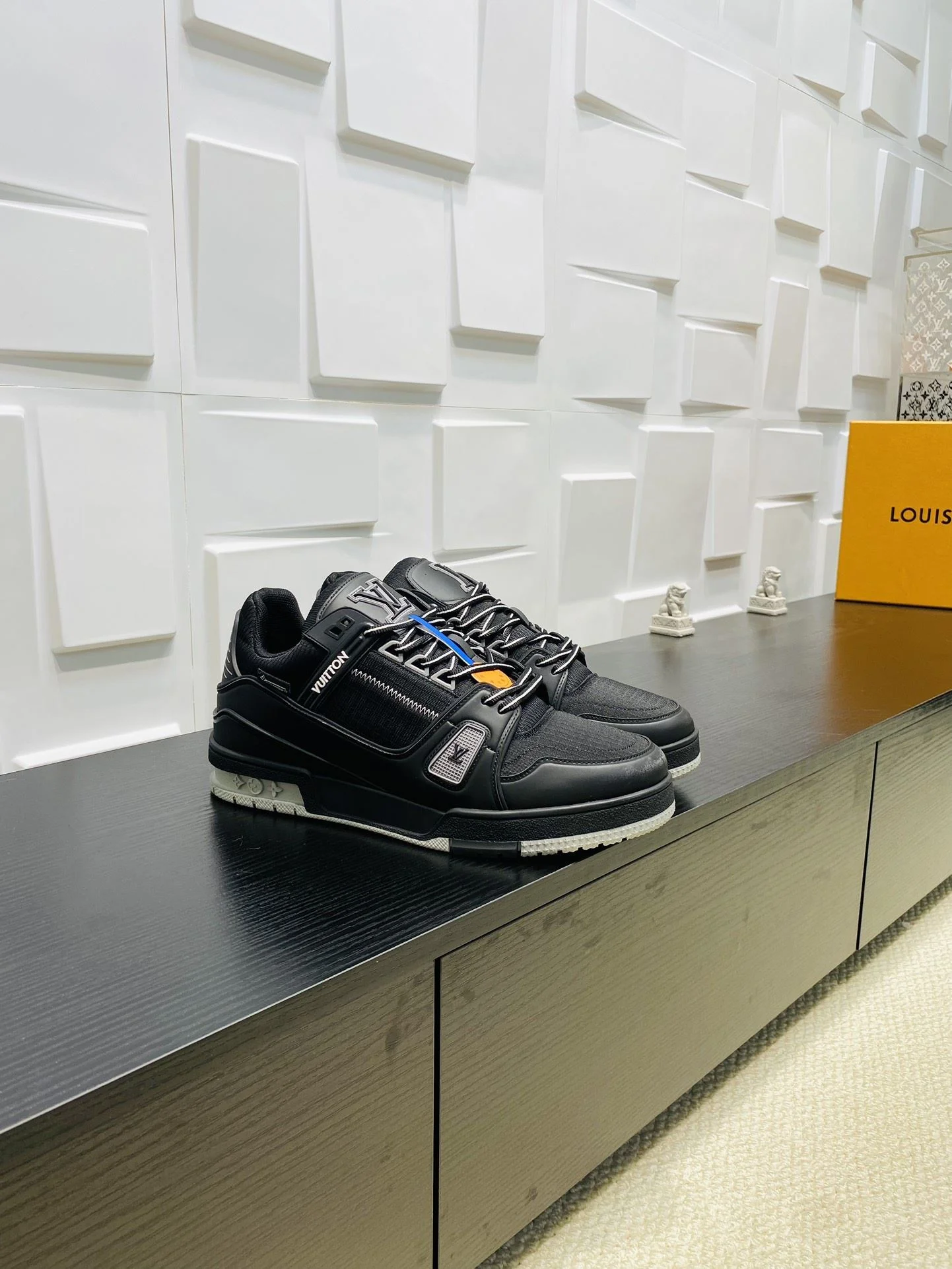 Louis Vuitton Trainer Sneaker
