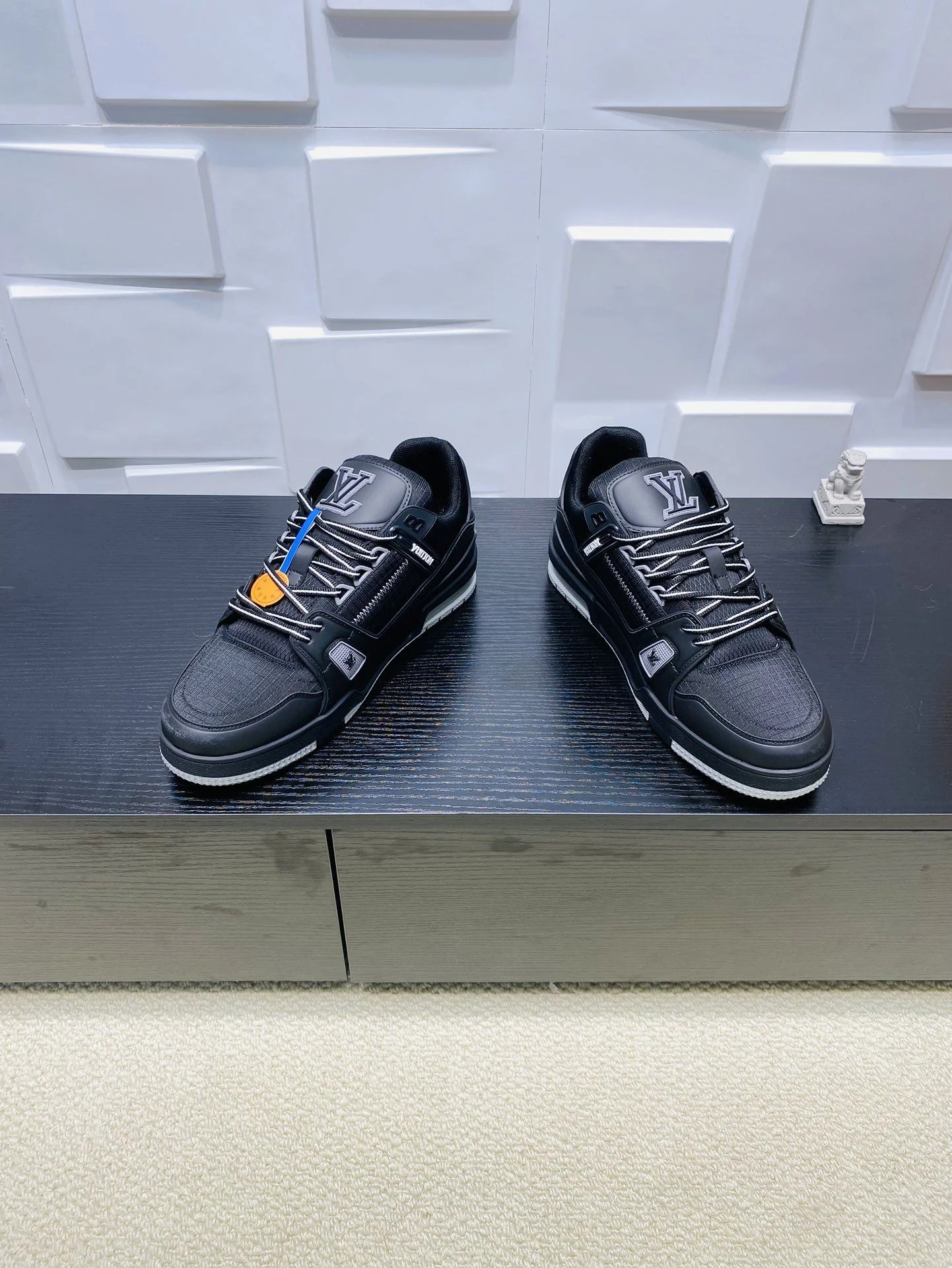 High accuracy Louis Vuitton Trainer Sneaker