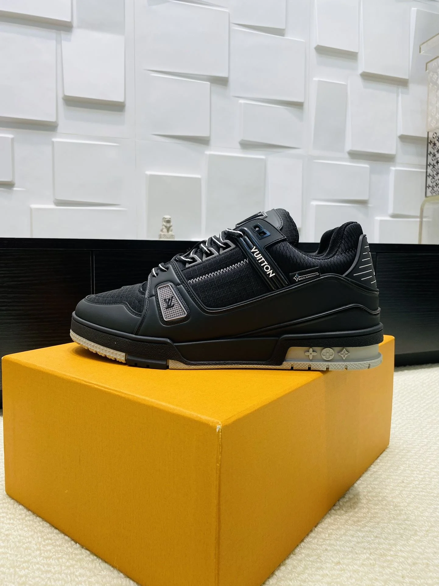 High accuracy Louis Vuitton Trainer Sneaker