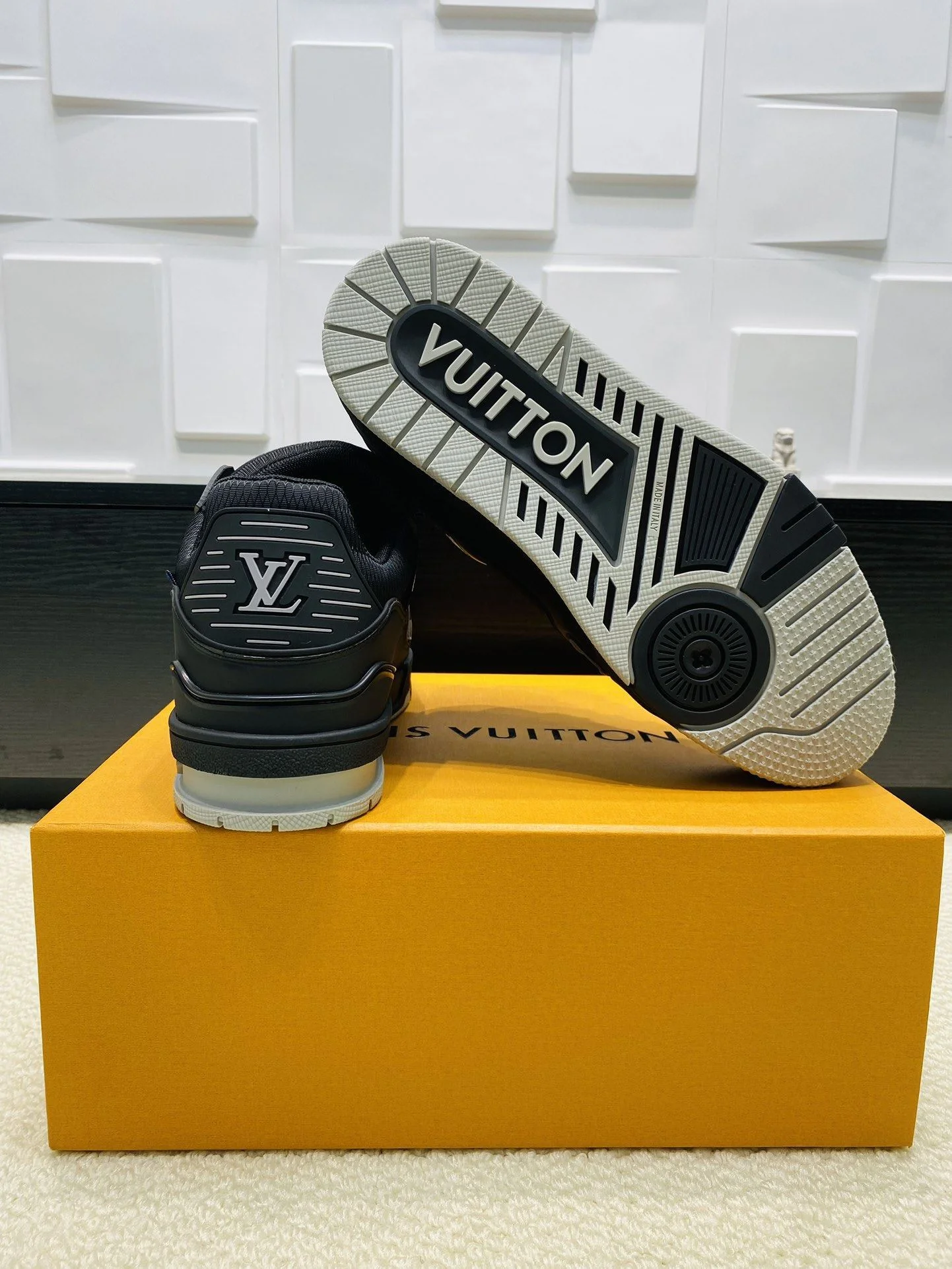 High accuracy Louis Vuitton Trainer Sneaker