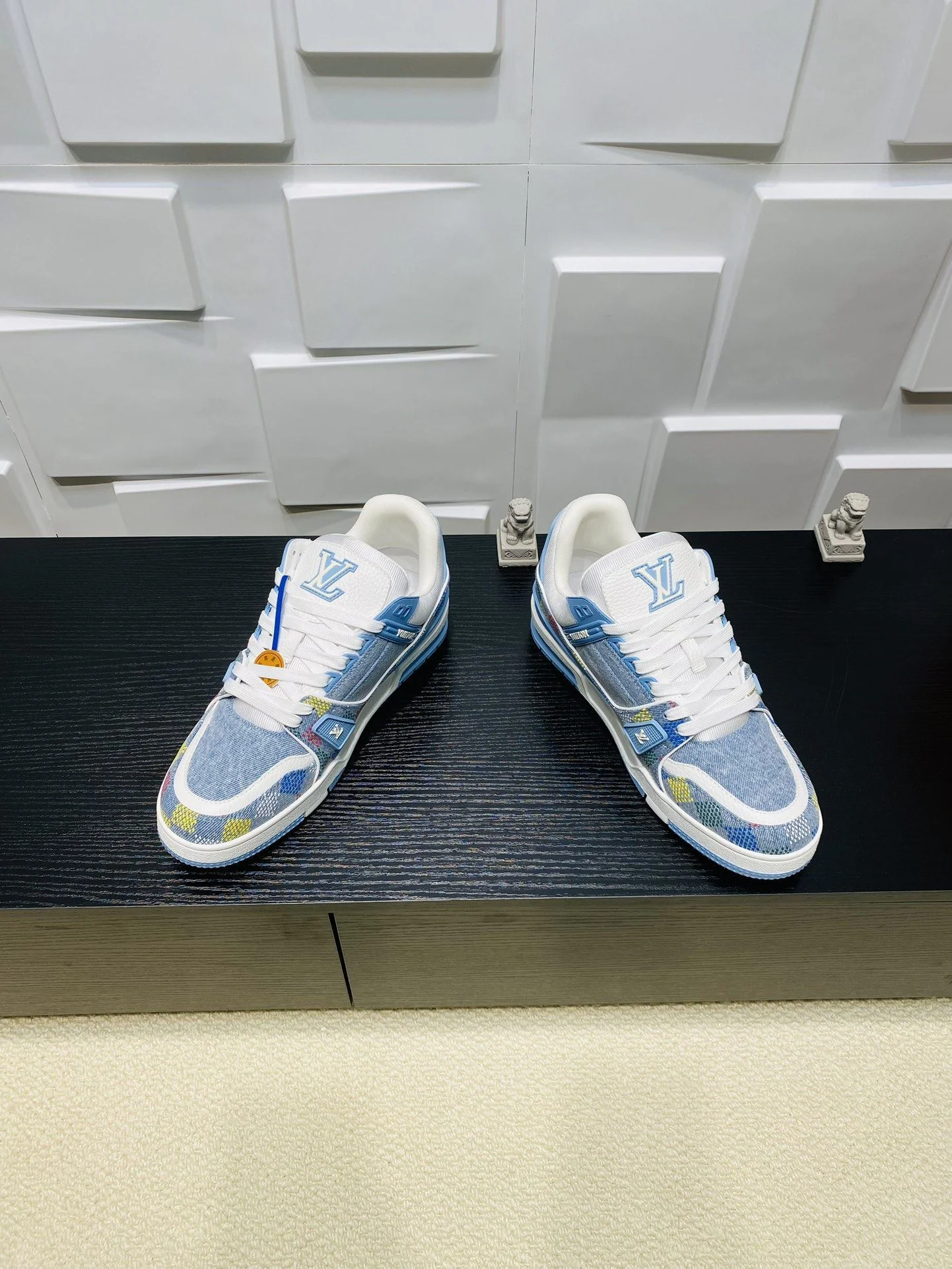 Exact replica Louis Vuitton Trainer Sneaker