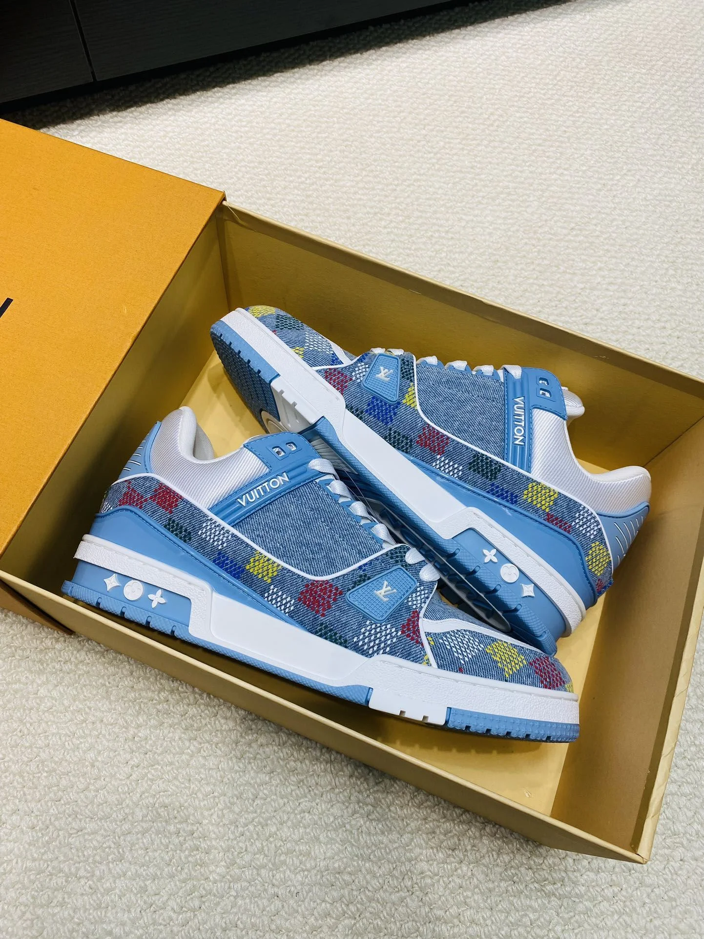 Exact replica Louis Vuitton Trainer Sneaker