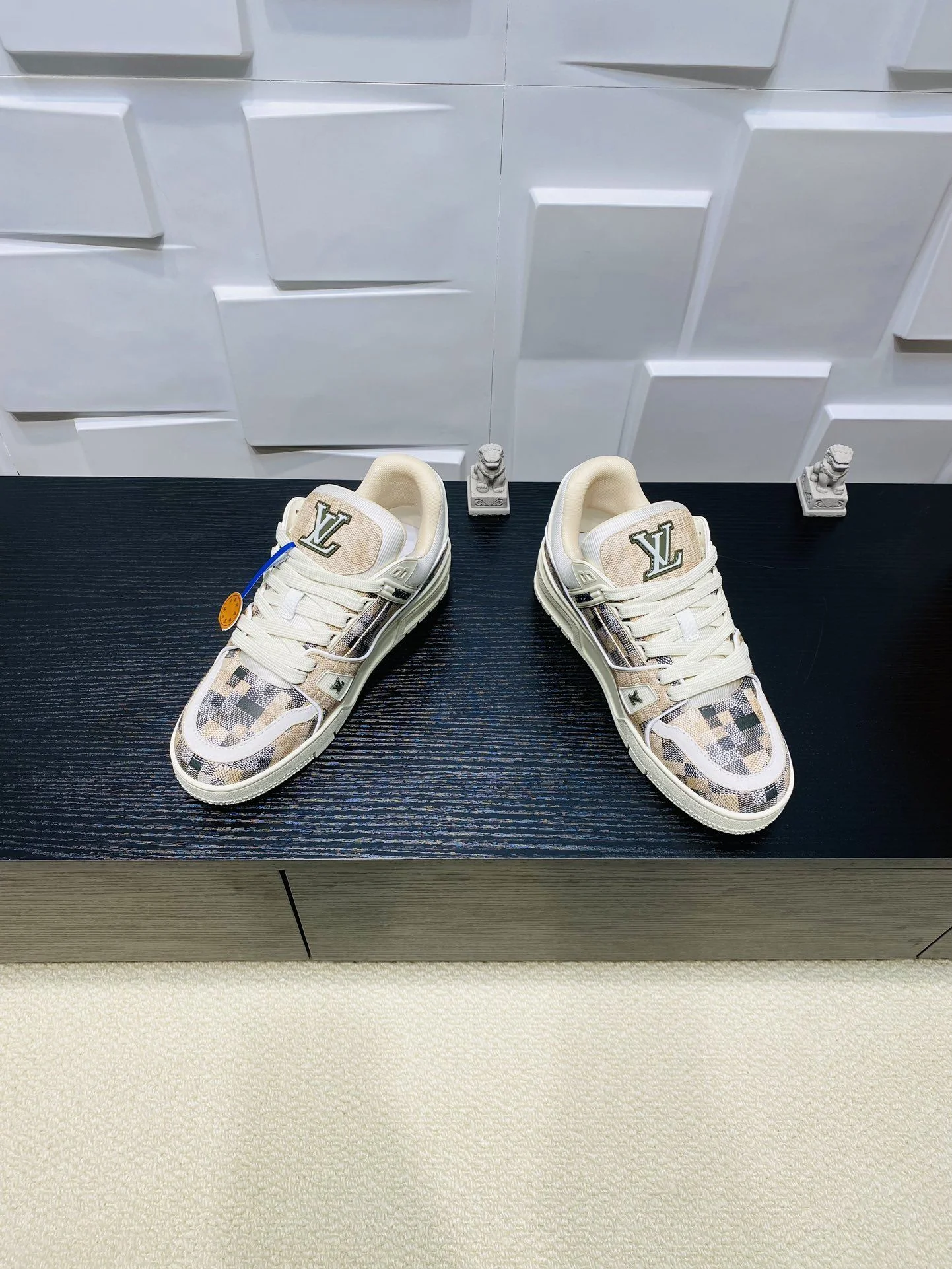 Top mirror Louis Vuitton Trainer Sneaker