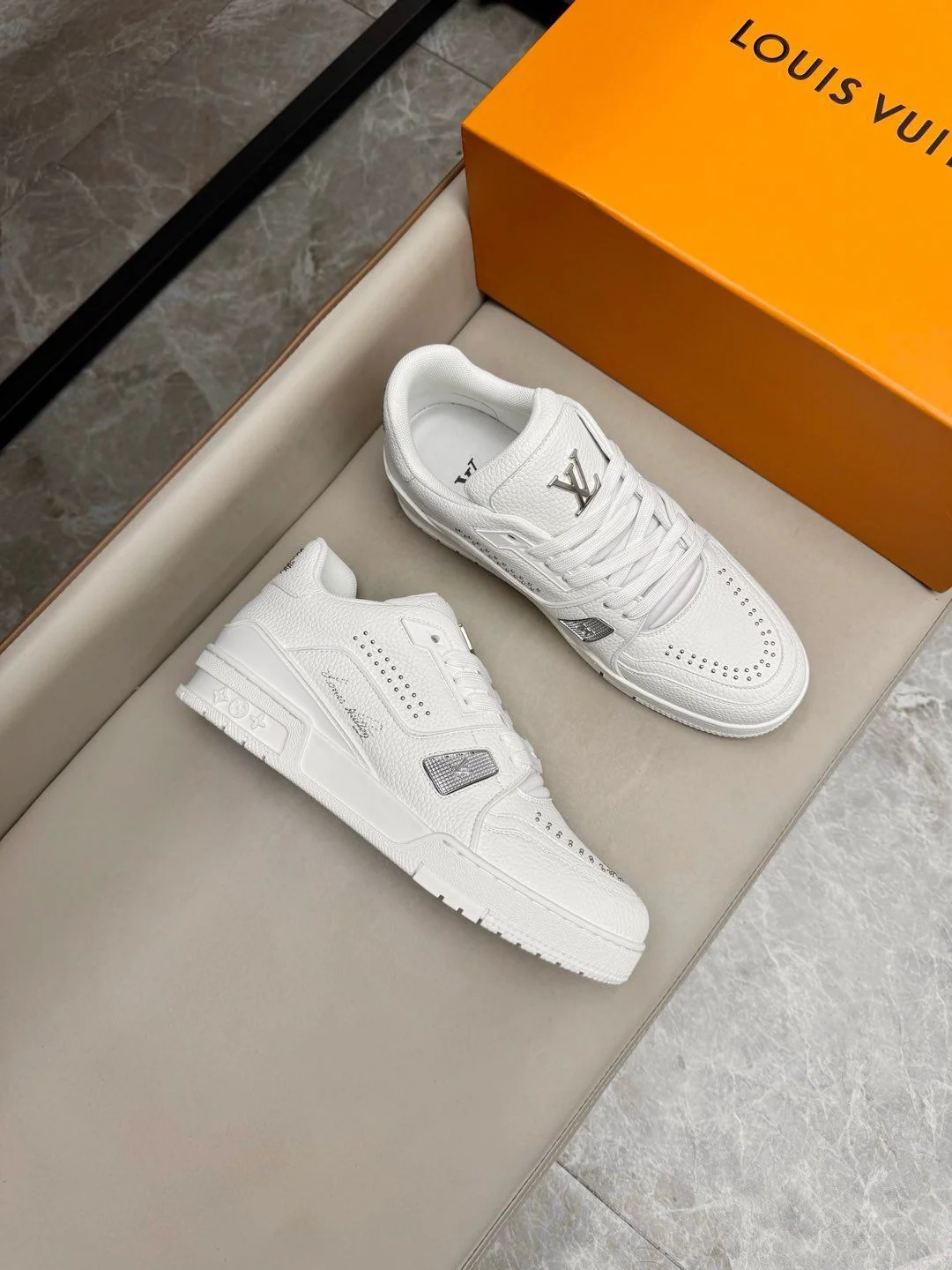 Bargain Louis Vuitton Trainer Sneaker