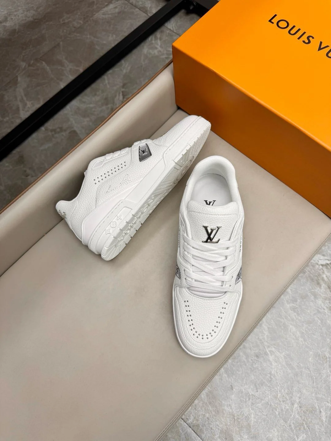 Bargain Louis Vuitton Trainer Sneaker