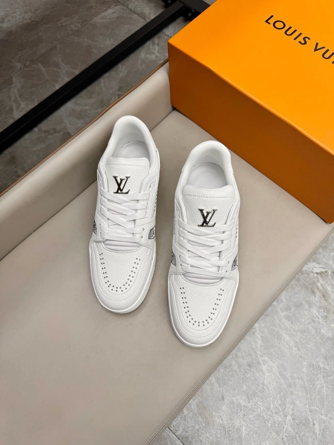 Bargain Louis Vuitton Trainer Sneaker