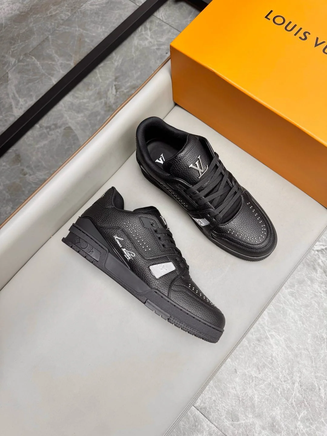 Reasonably priced Louis Vuitton Trainer Sneaker