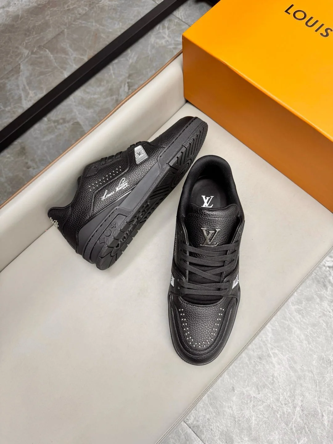 Reasonably priced Louis Vuitton Trainer Sneaker