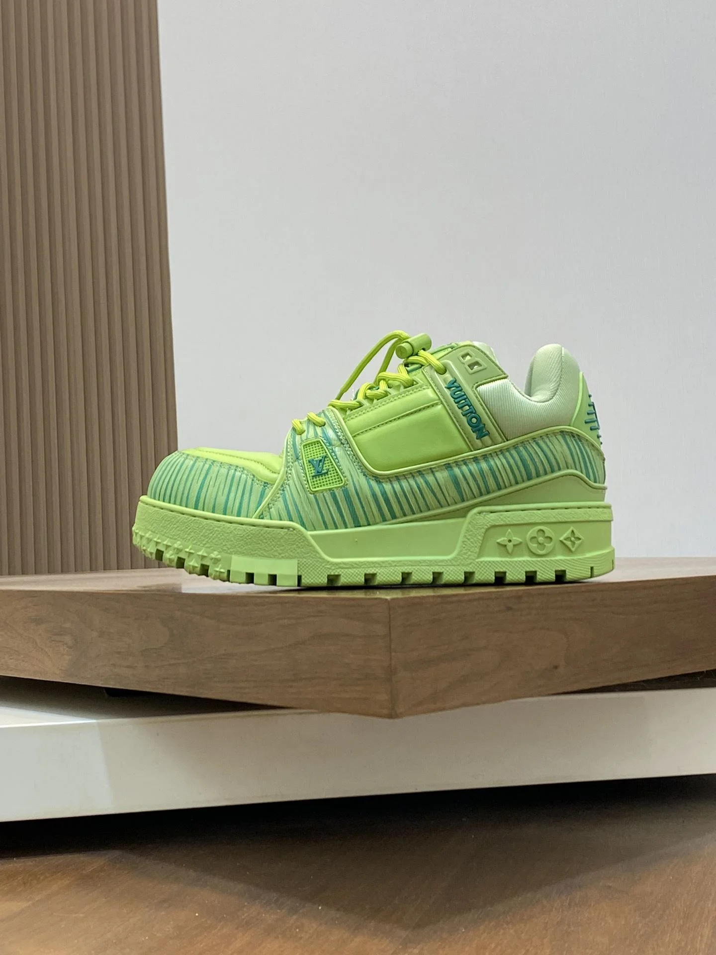 Original Louis Vuitton Trainer Sneaker