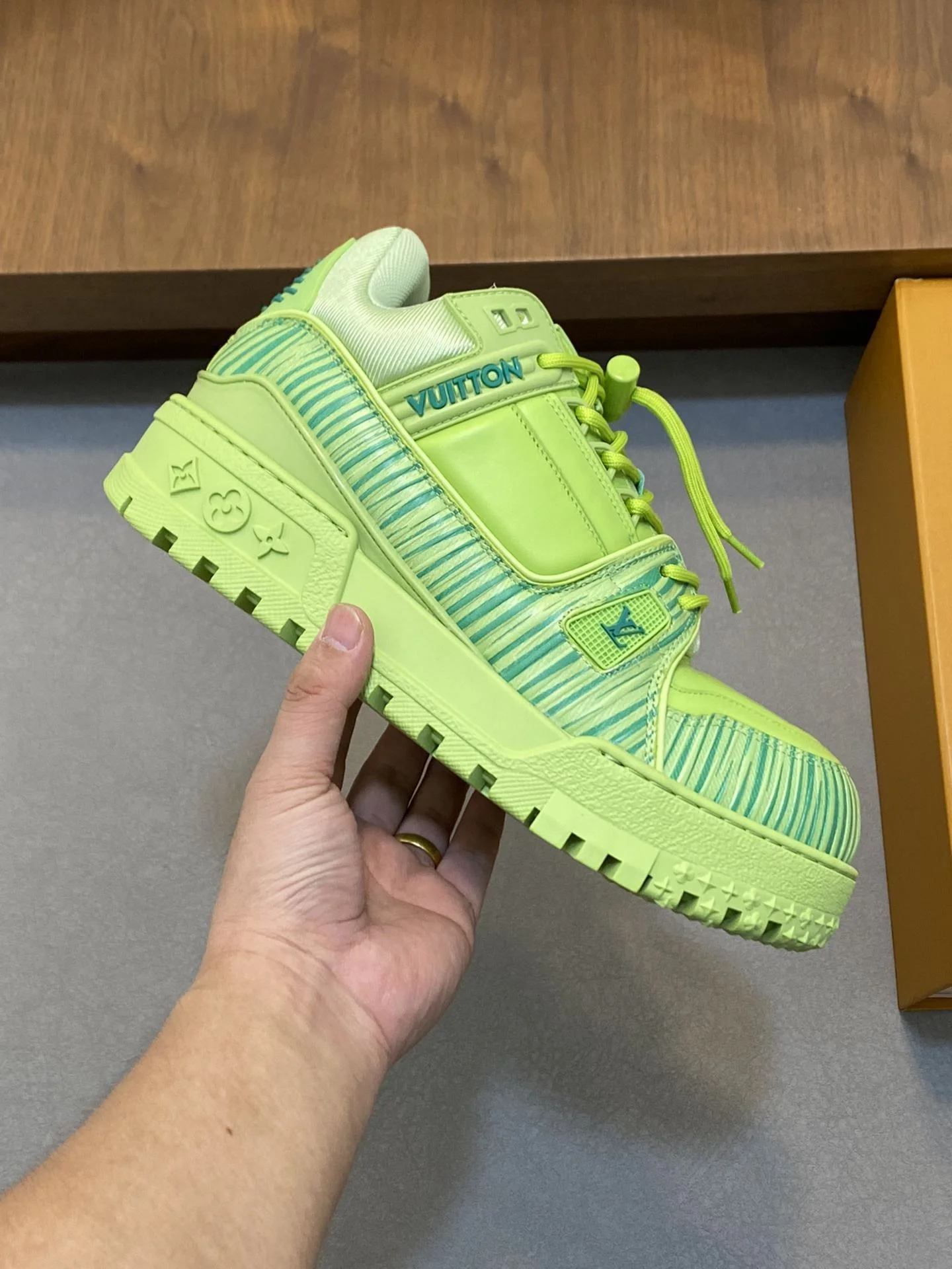Original Louis Vuitton Trainer Sneaker