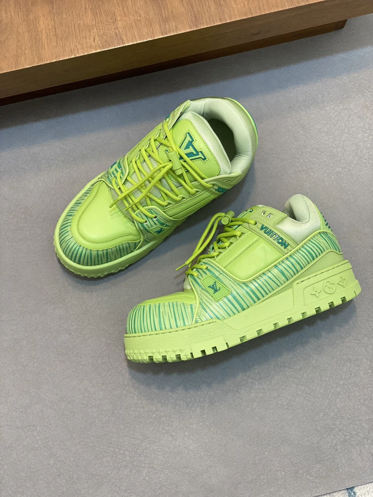 Original Louis Vuitton Trainer Sneaker