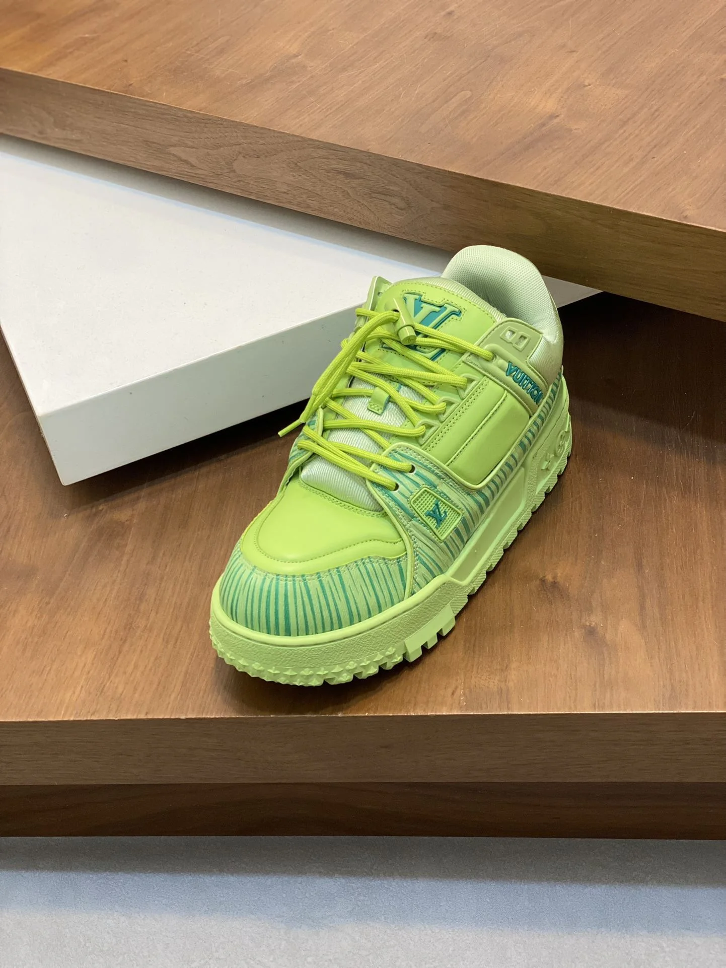 Original Louis Vuitton Trainer Sneaker