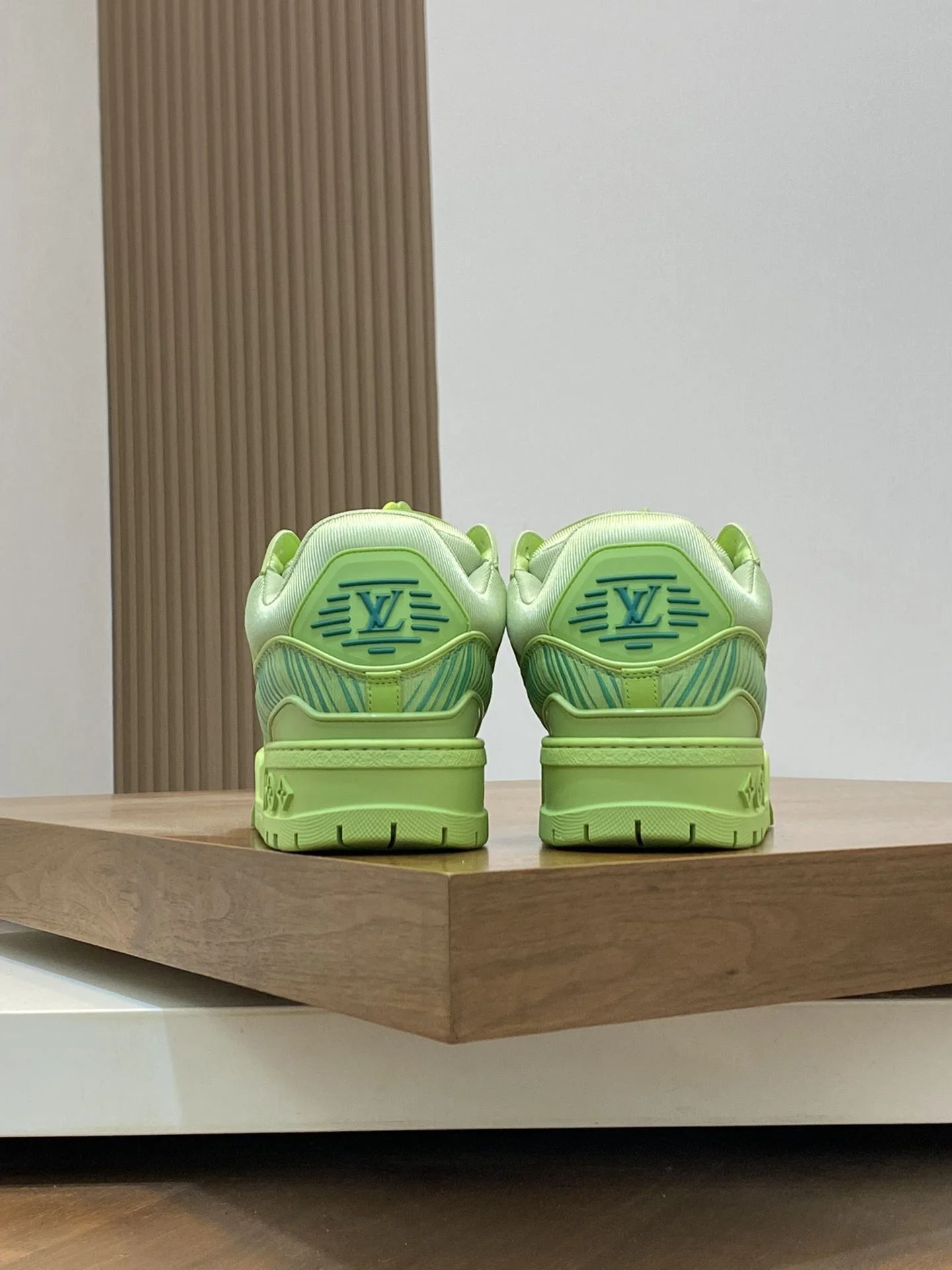 Original Louis Vuitton Trainer Sneaker