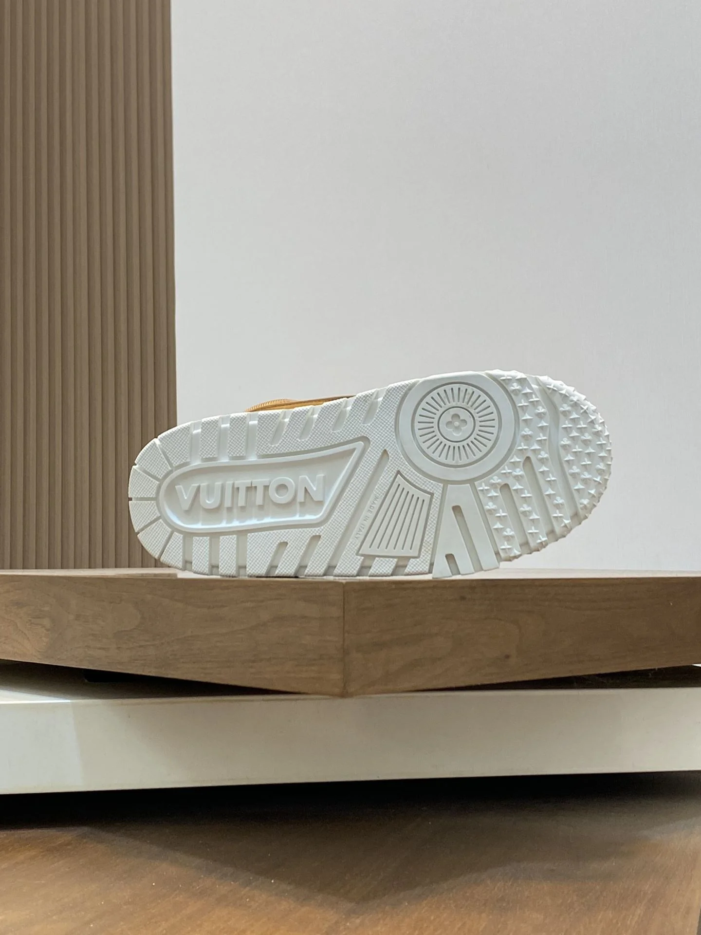 OEM Louis Vuitton Trainer Sneaker