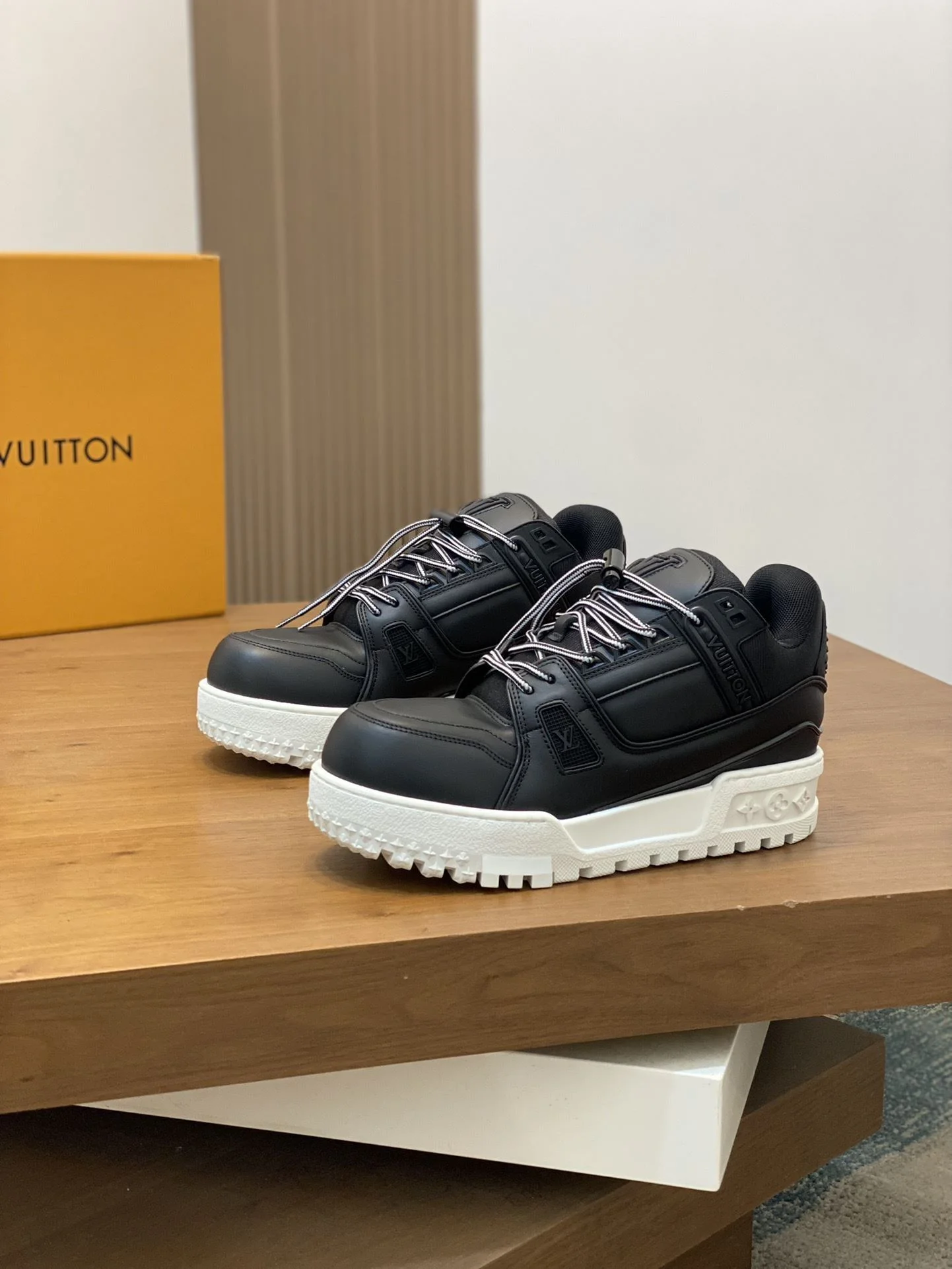 Top match Louis Vuitton Trainer Sneaker