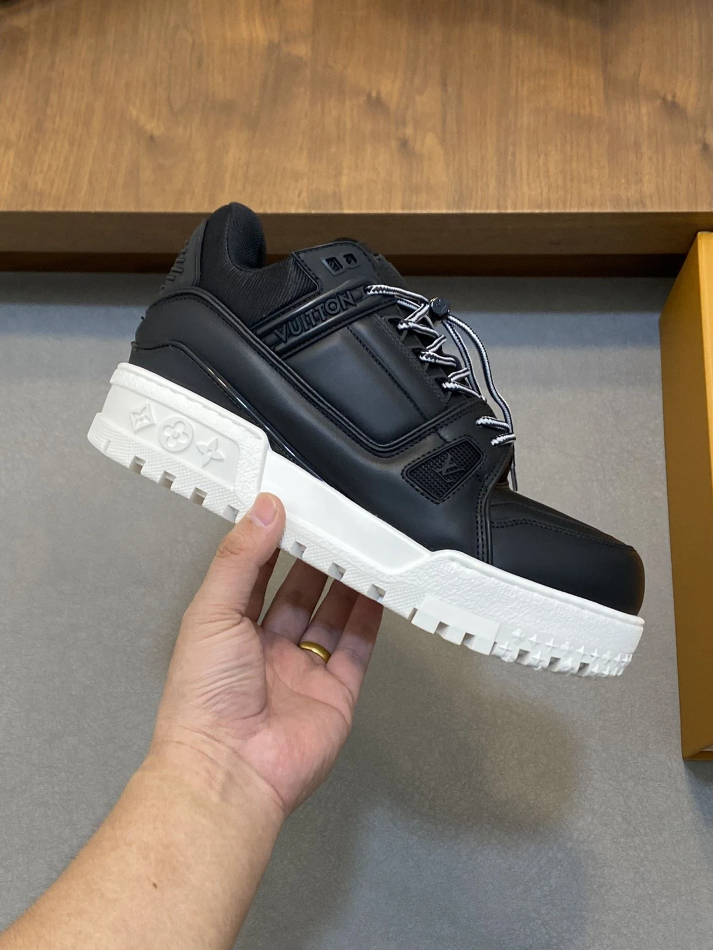 Top match Louis Vuitton Trainer Sneaker