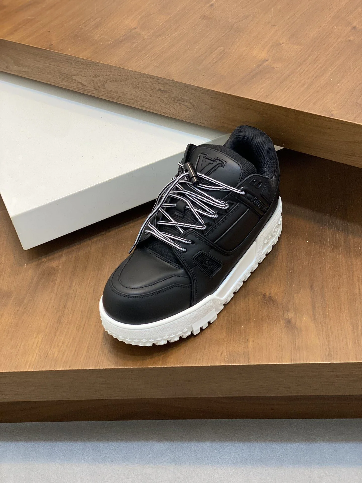 Top match Louis Vuitton Trainer Sneaker