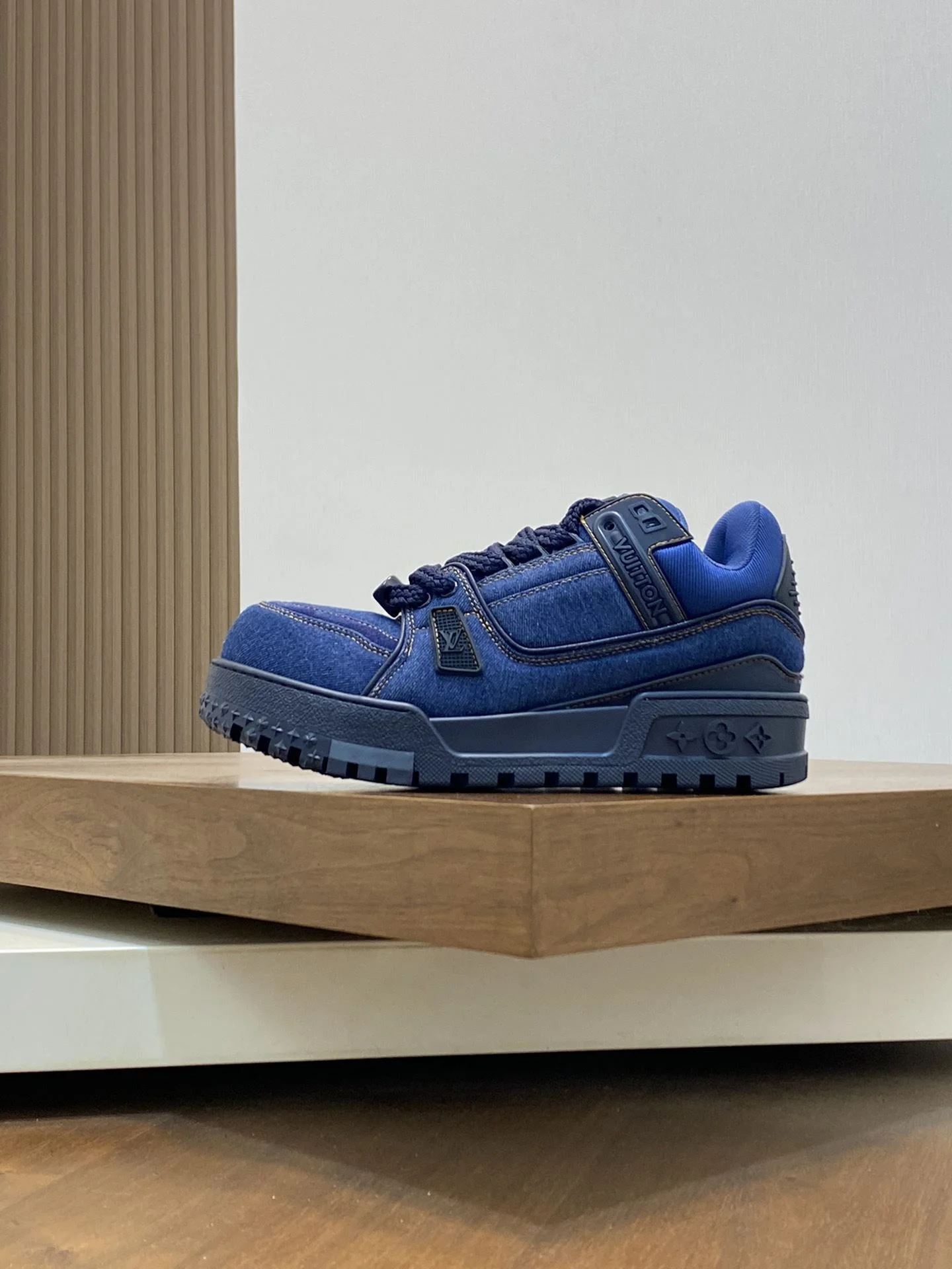 Official Louis Vuitton Trainer Sneaker