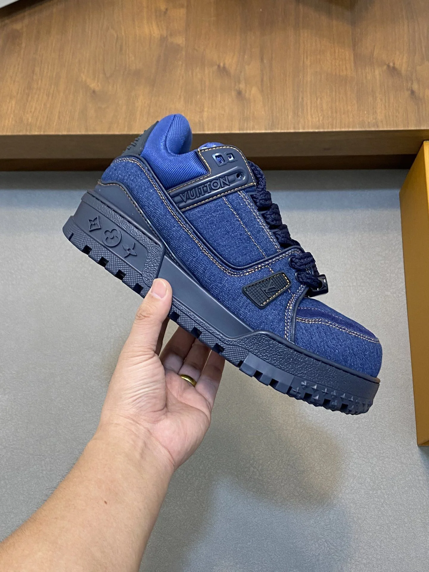 Official Louis Vuitton Trainer Sneaker