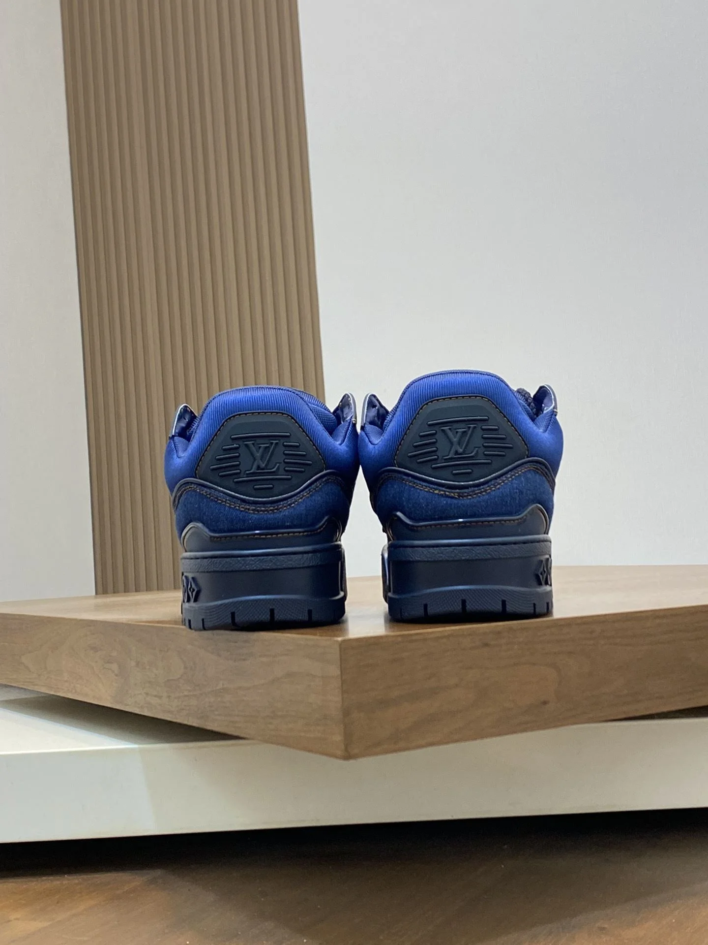 Official Louis Vuitton Trainer Sneaker