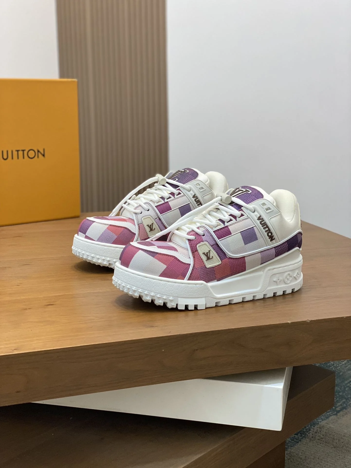 Bargain Louis Vuitton Trainer Sneaker