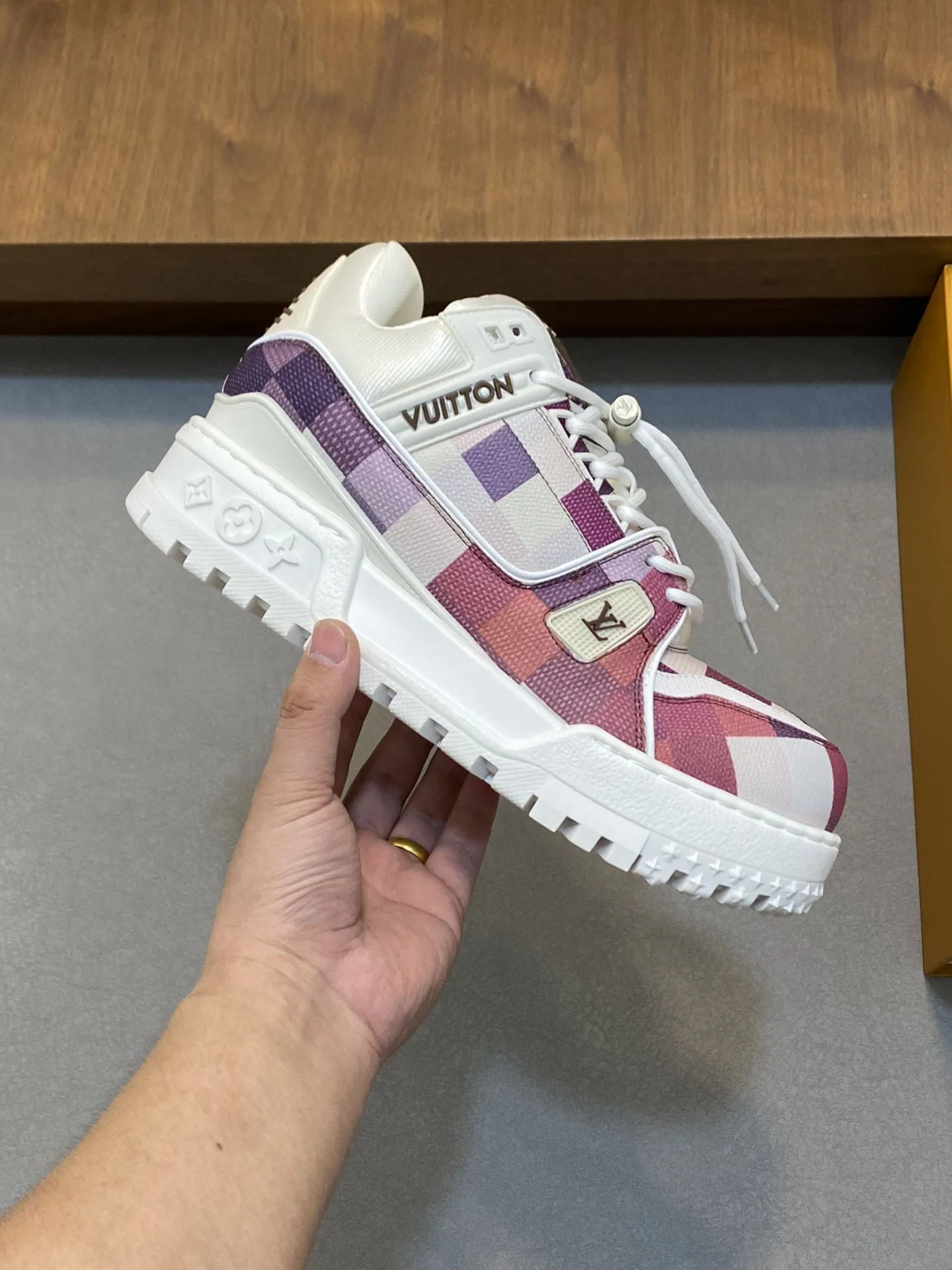 Bargain Louis Vuitton Trainer Sneaker