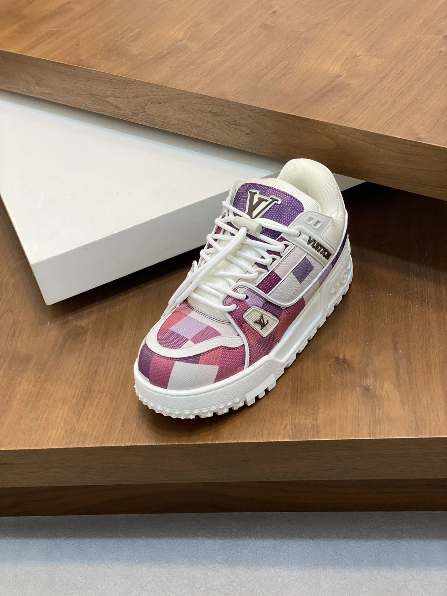 Bargain Louis Vuitton Trainer Sneaker