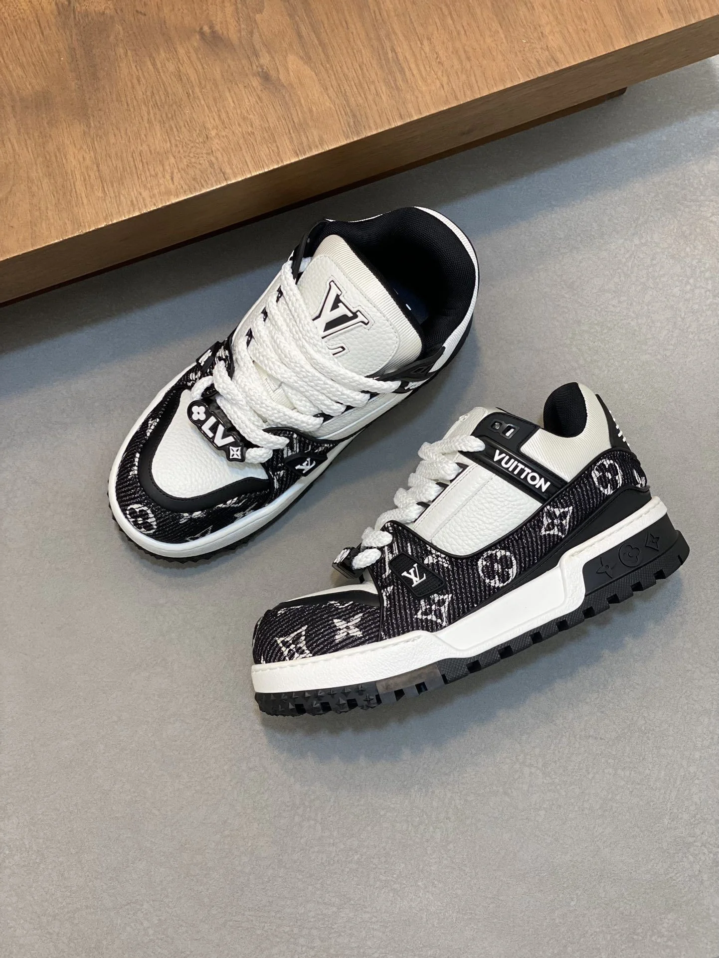 High accuracy Louis Vuitton Trainer Sneaker