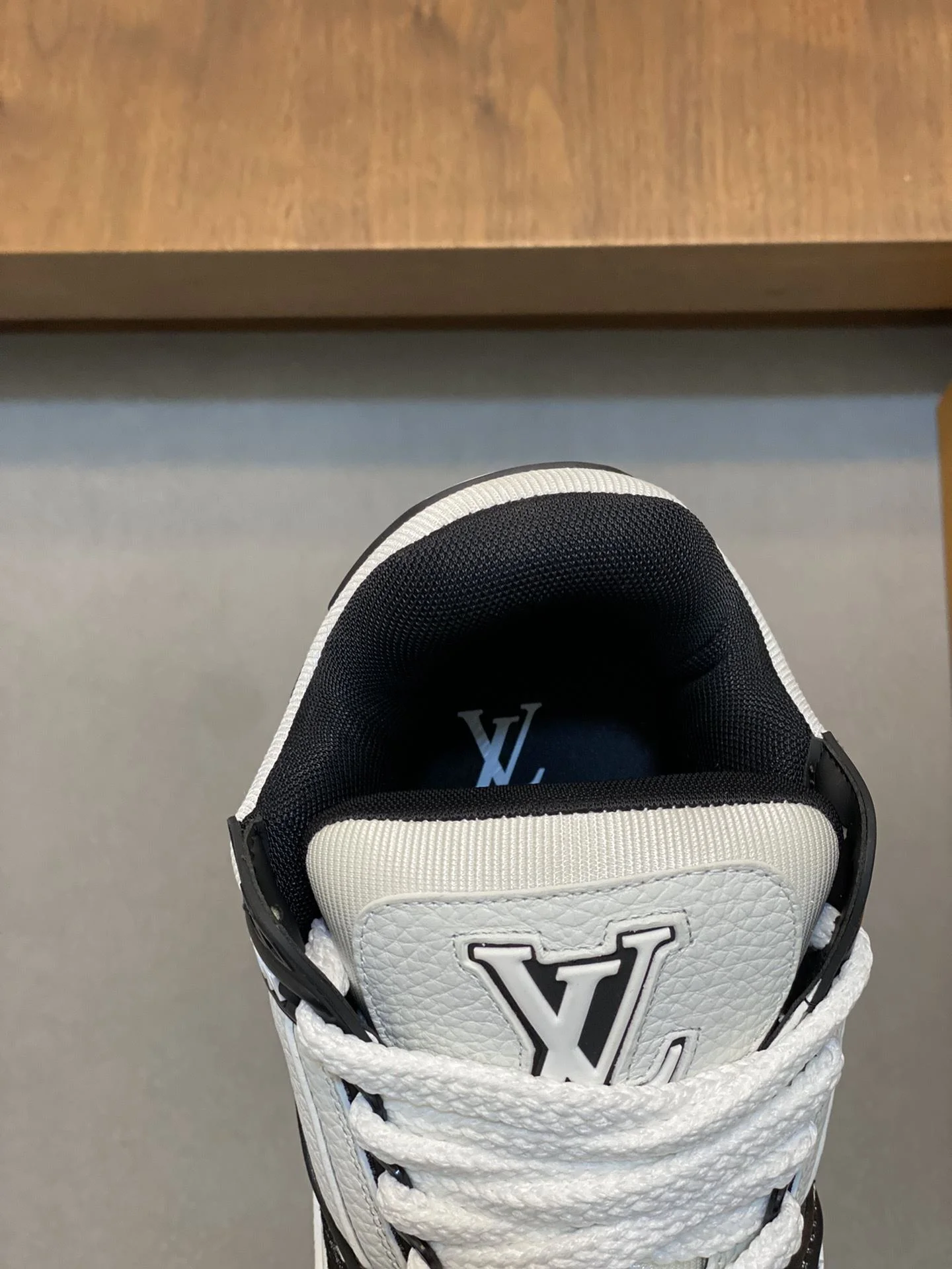 High accuracy Louis Vuitton Trainer Sneaker