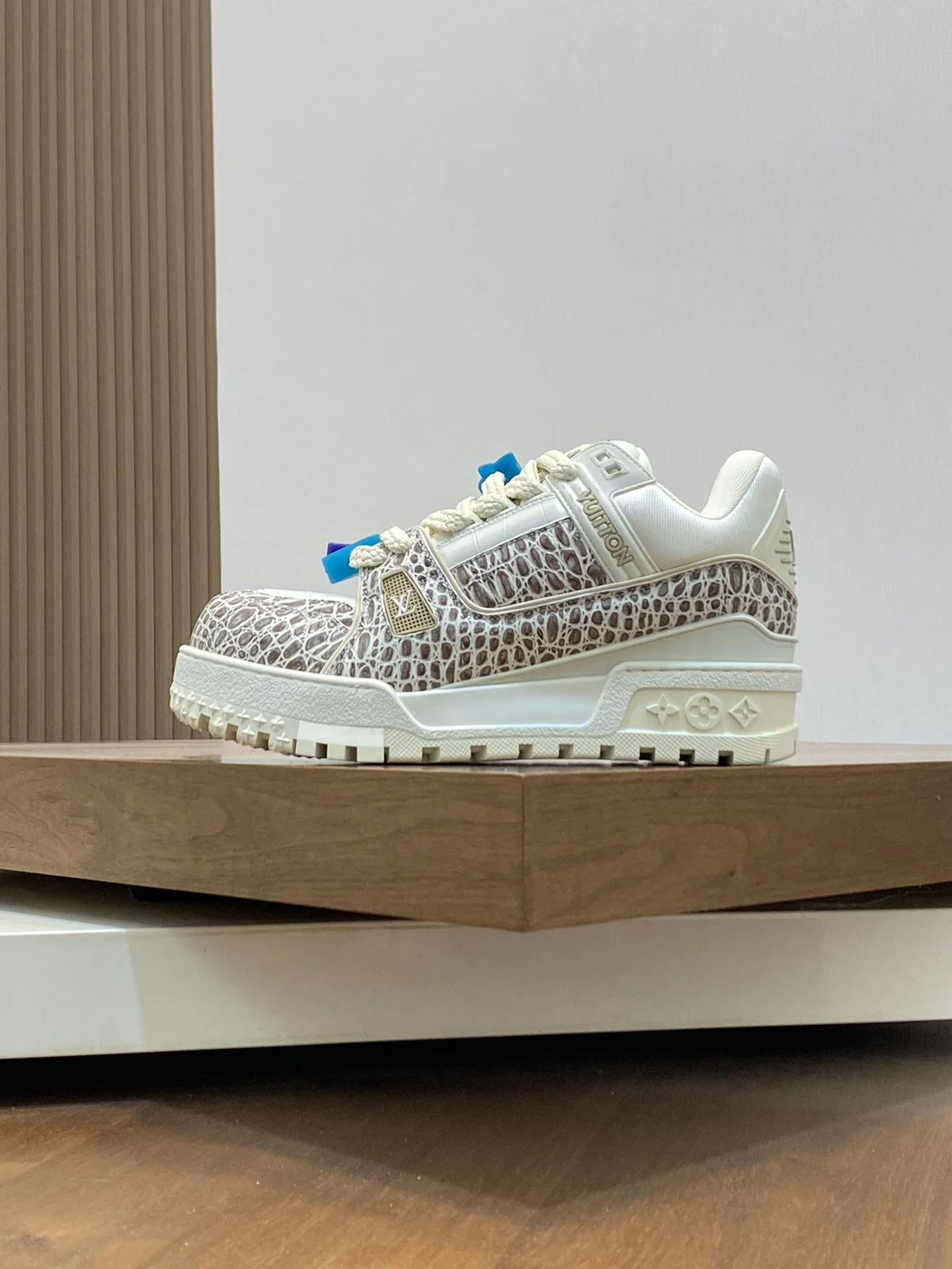 High accuracy Louis Vuitton Trainer Sneaker
