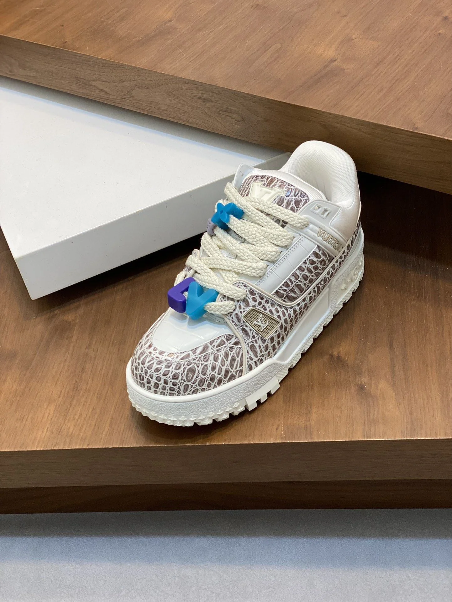 High accuracy Louis Vuitton Trainer Sneaker