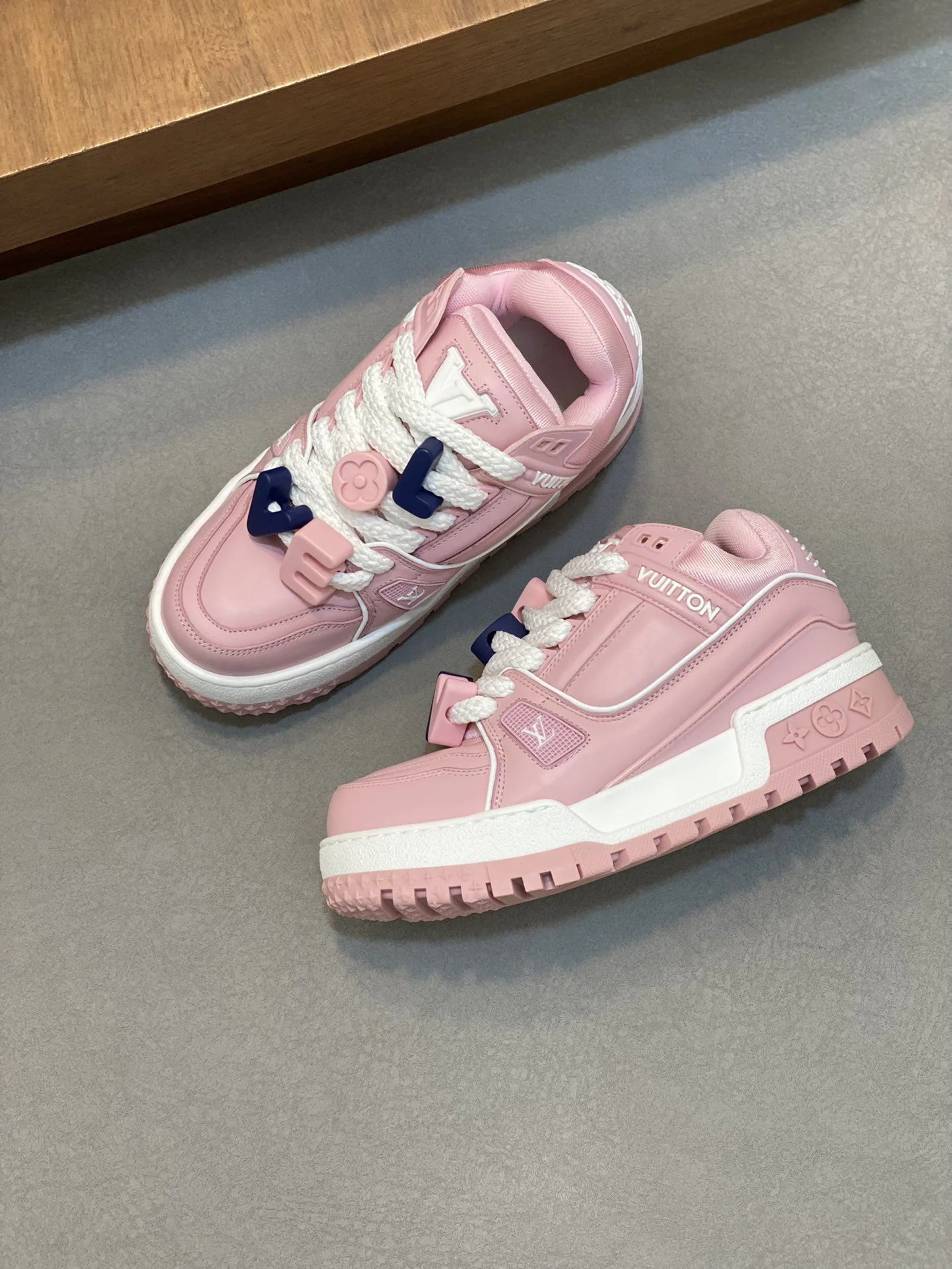 Exact replica Louis Vuitton Trainer Sneaker