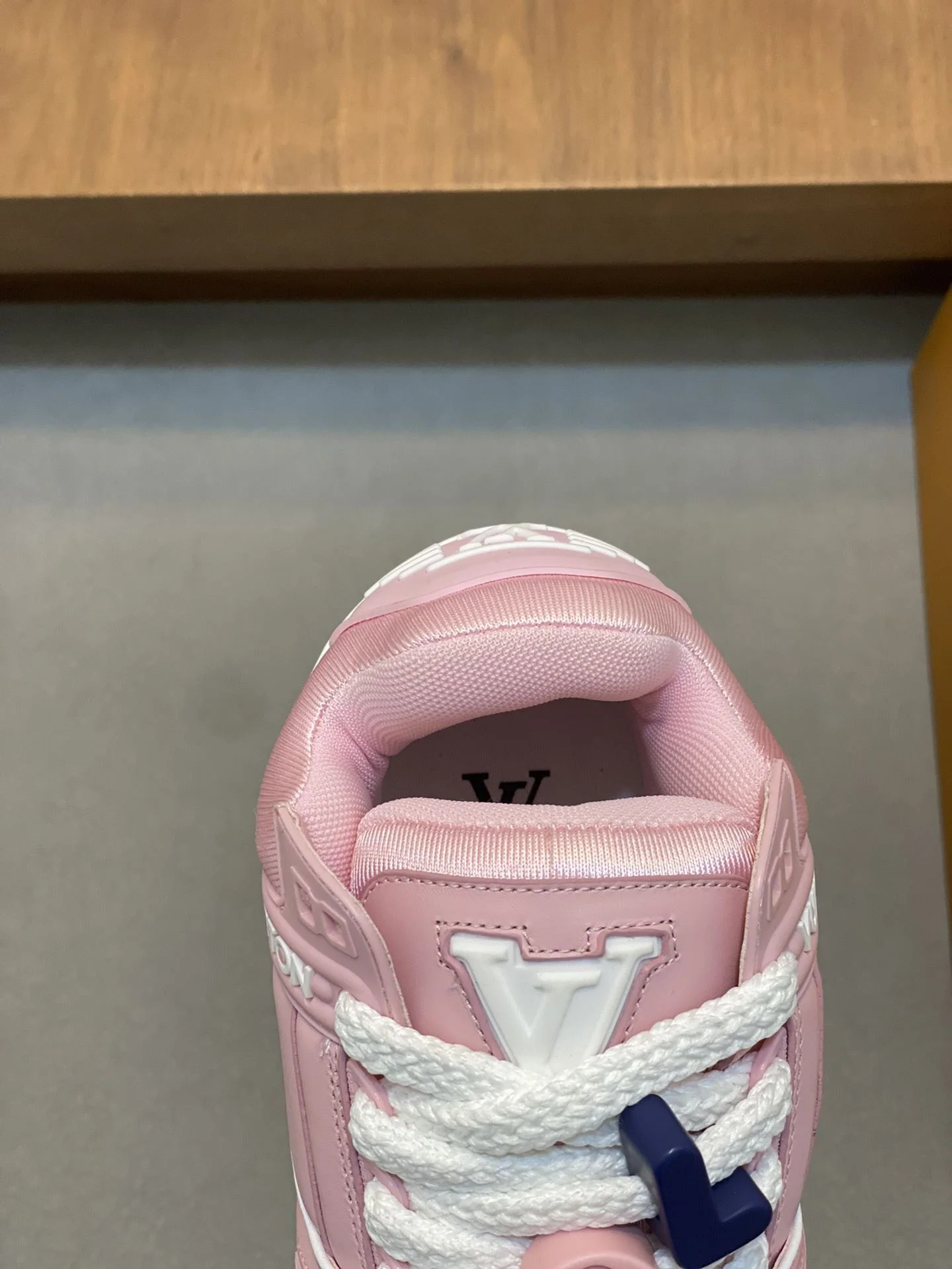 Exact replica Louis Vuitton Trainer Sneaker
