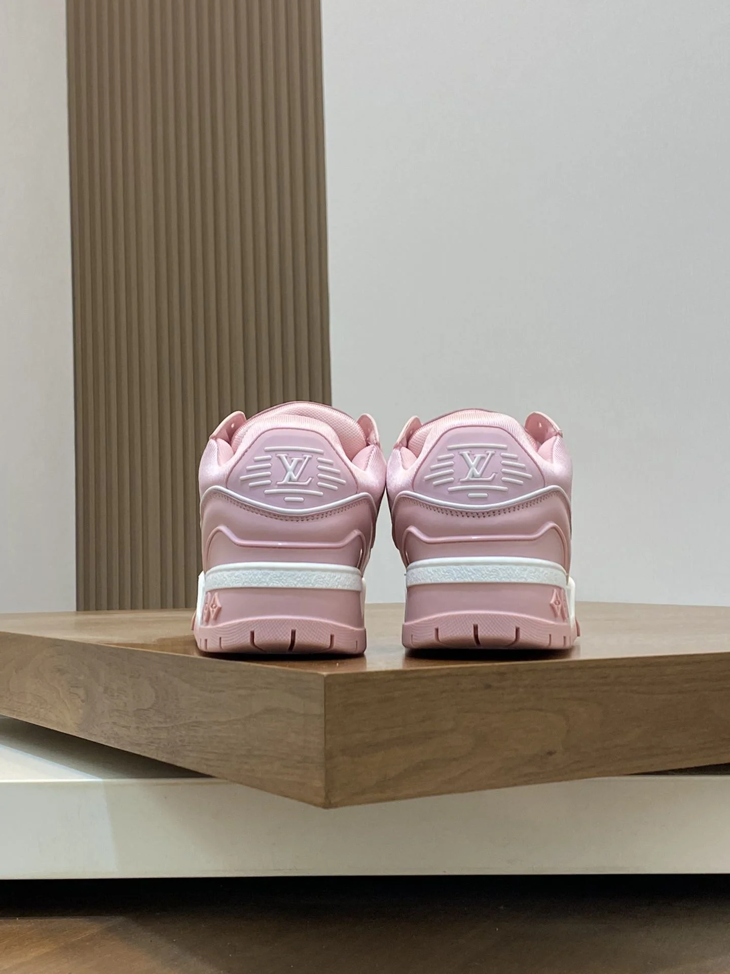 Exact replica Louis Vuitton Trainer Sneaker