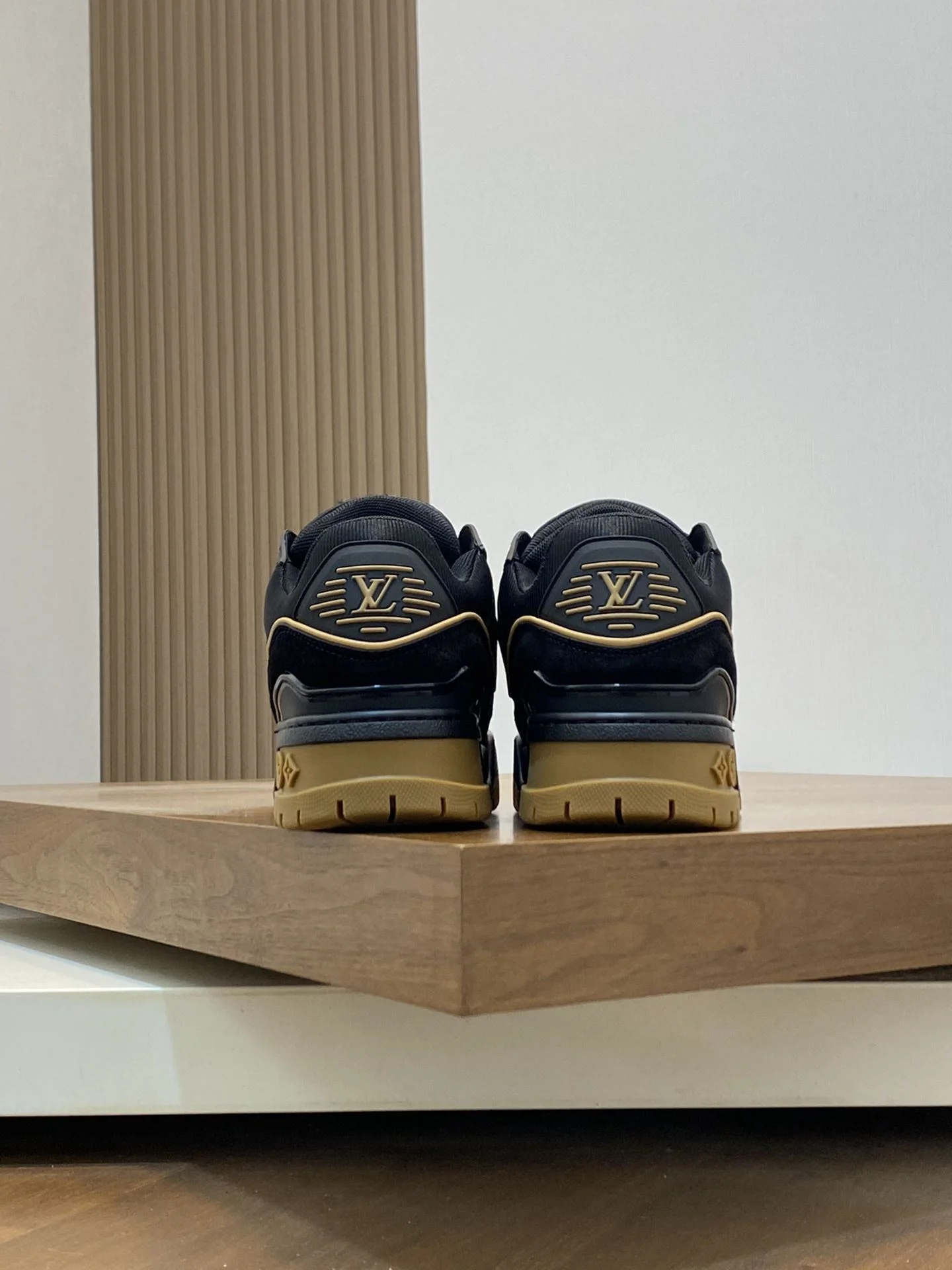 Mirror quality Louis Vuitton Trainer Sneaker