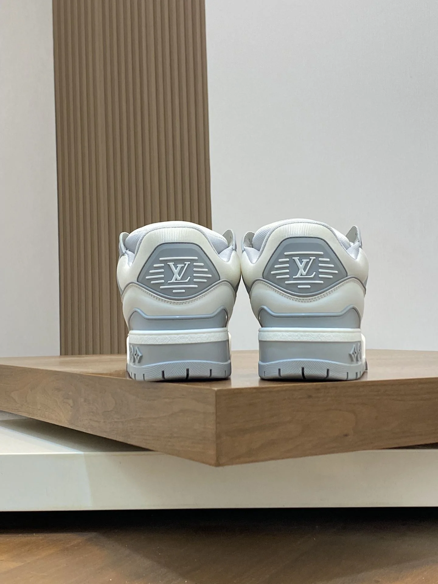 Exact replica Louis Vuitton Trainer Sneaker