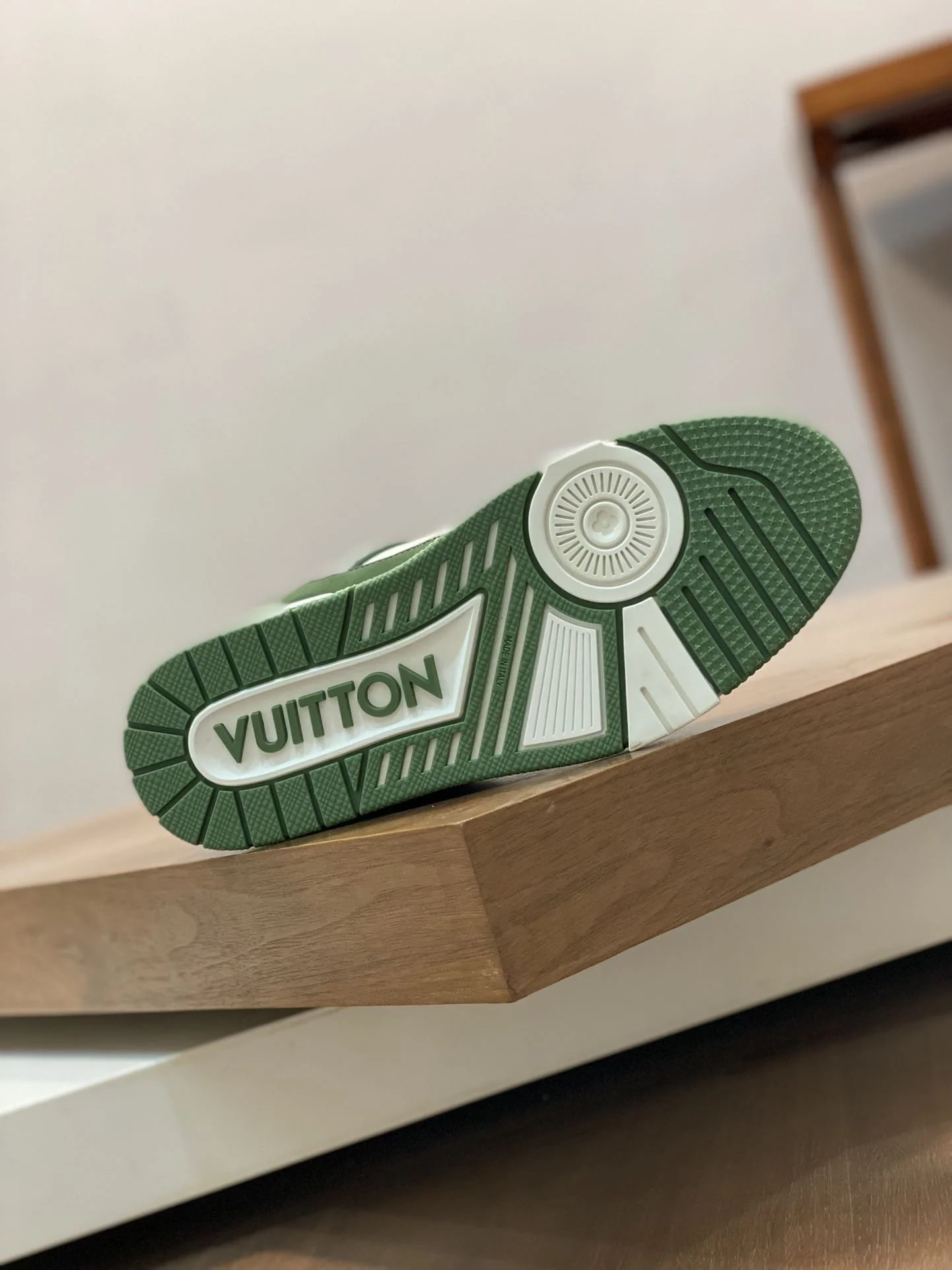 Exact replica Louis Vuitton Trainer Sneaker
