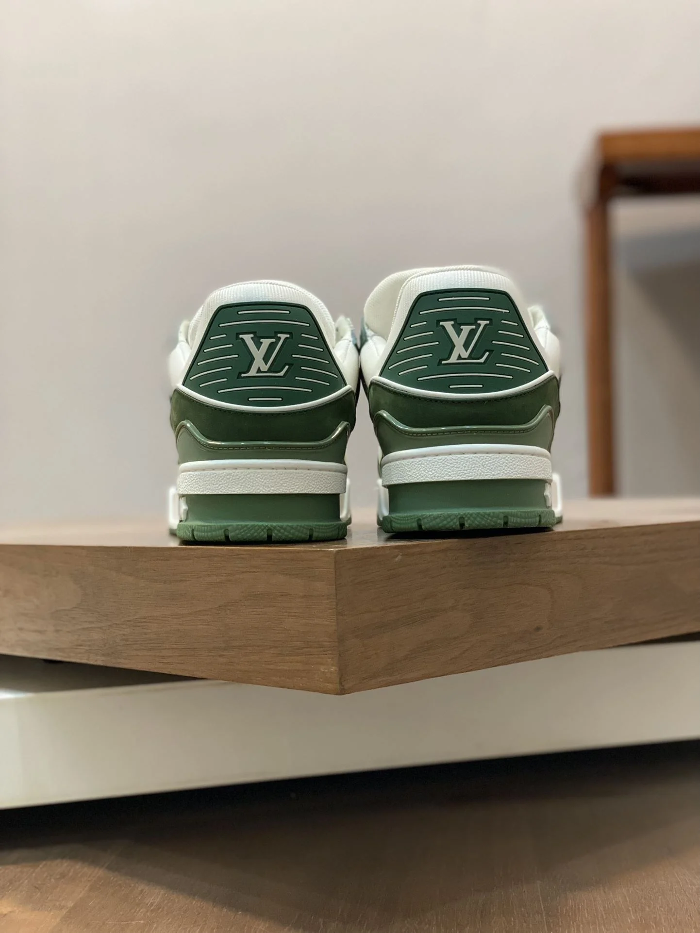 Exact replica Louis Vuitton Trainer Sneaker