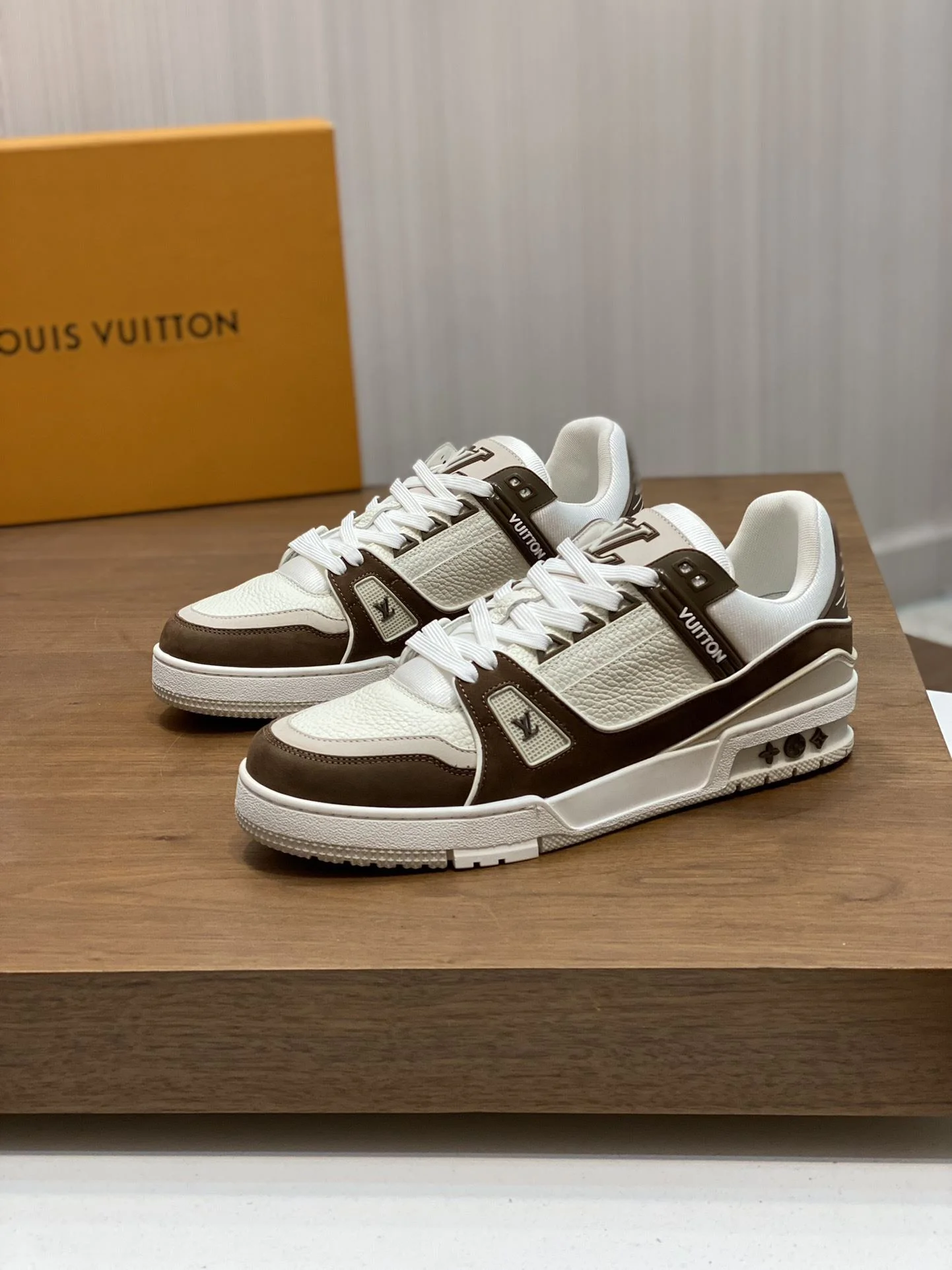 Inexpensive Louis Vuitton Trainer Sneaker