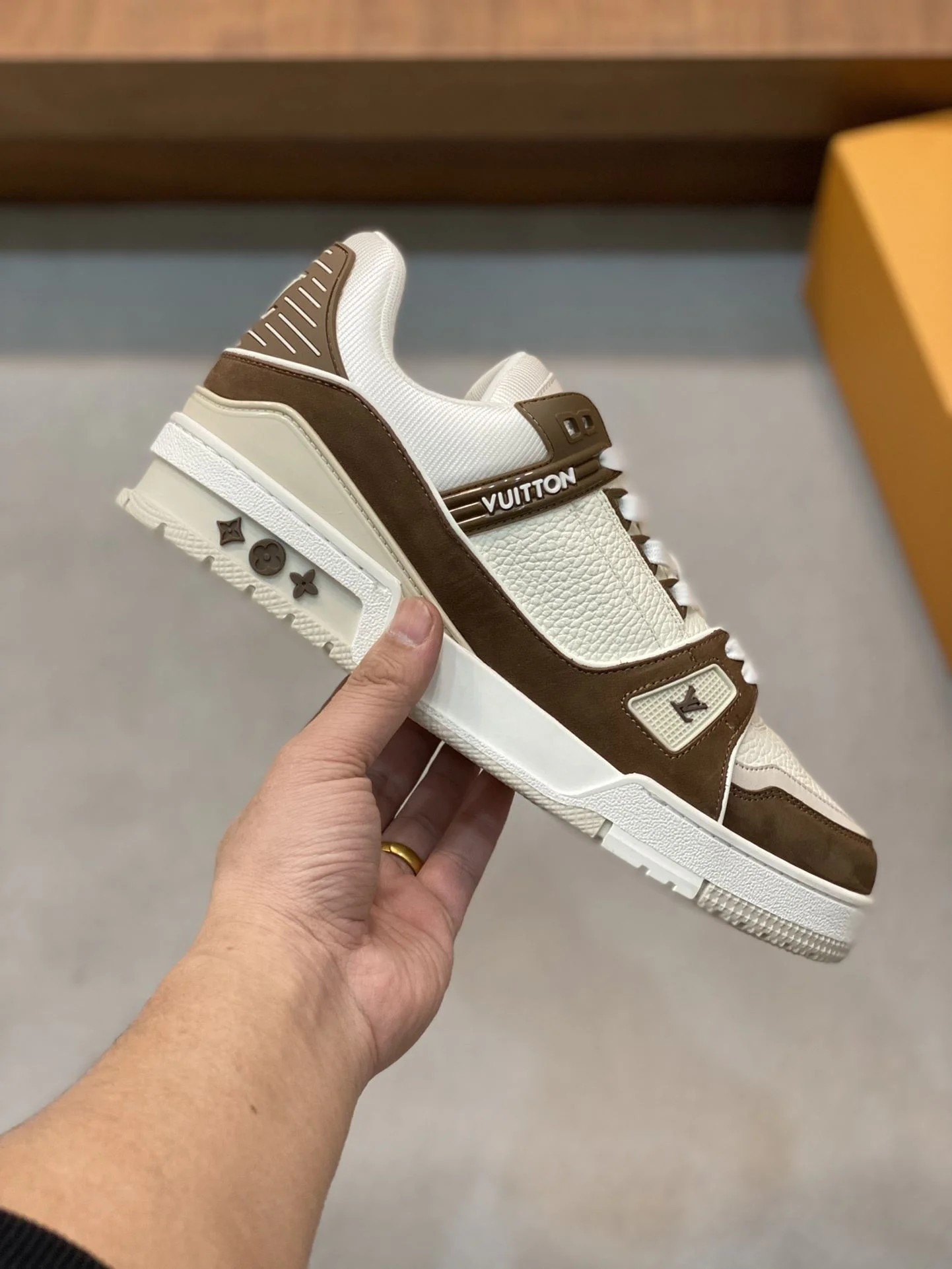 Inexpensive Louis Vuitton Trainer Sneaker