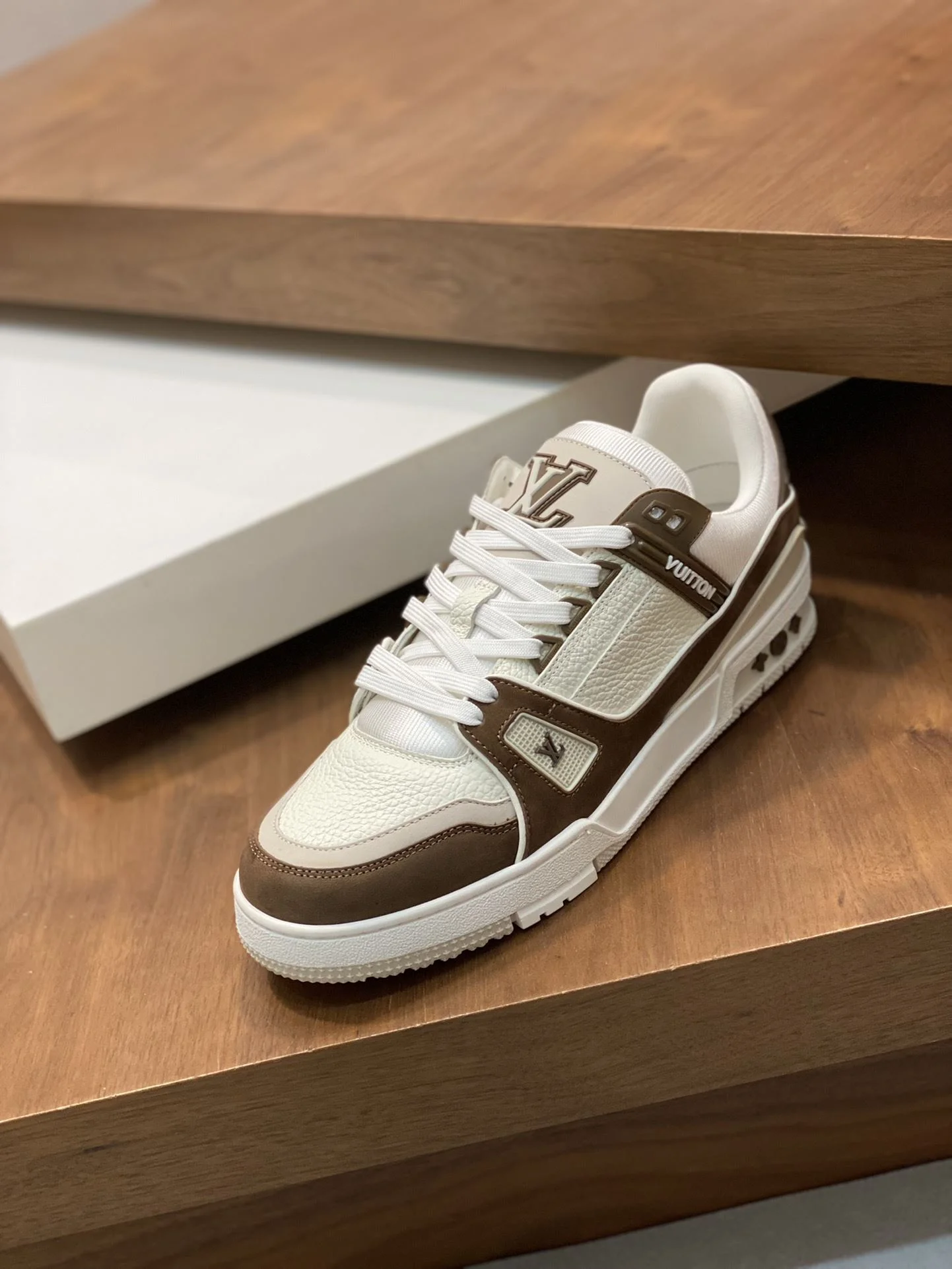 Inexpensive Louis Vuitton Trainer Sneaker