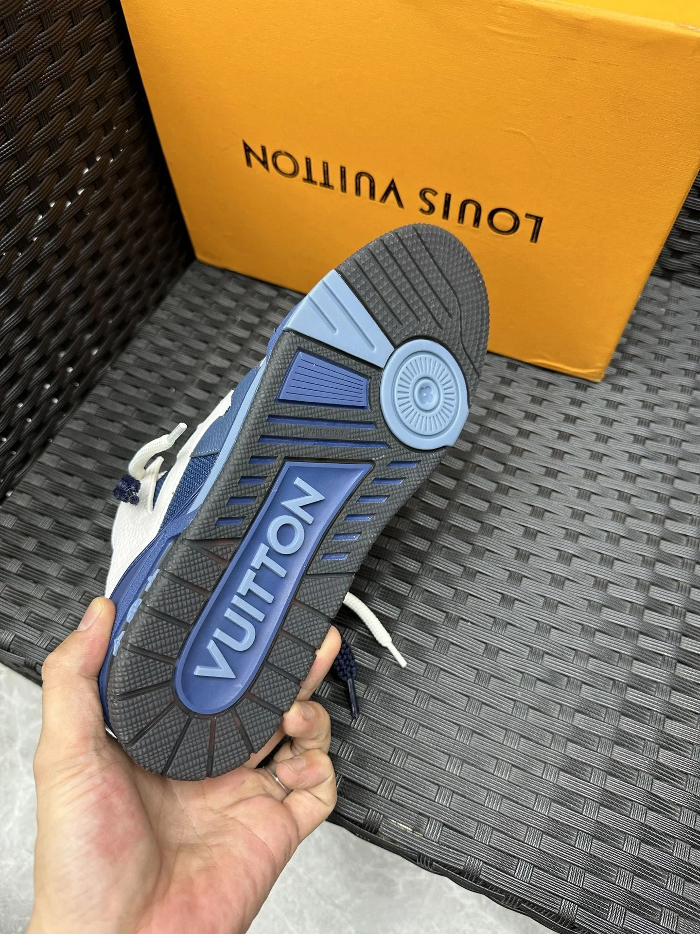 1:1 copy Louis Vuitton Trainer Sneaker