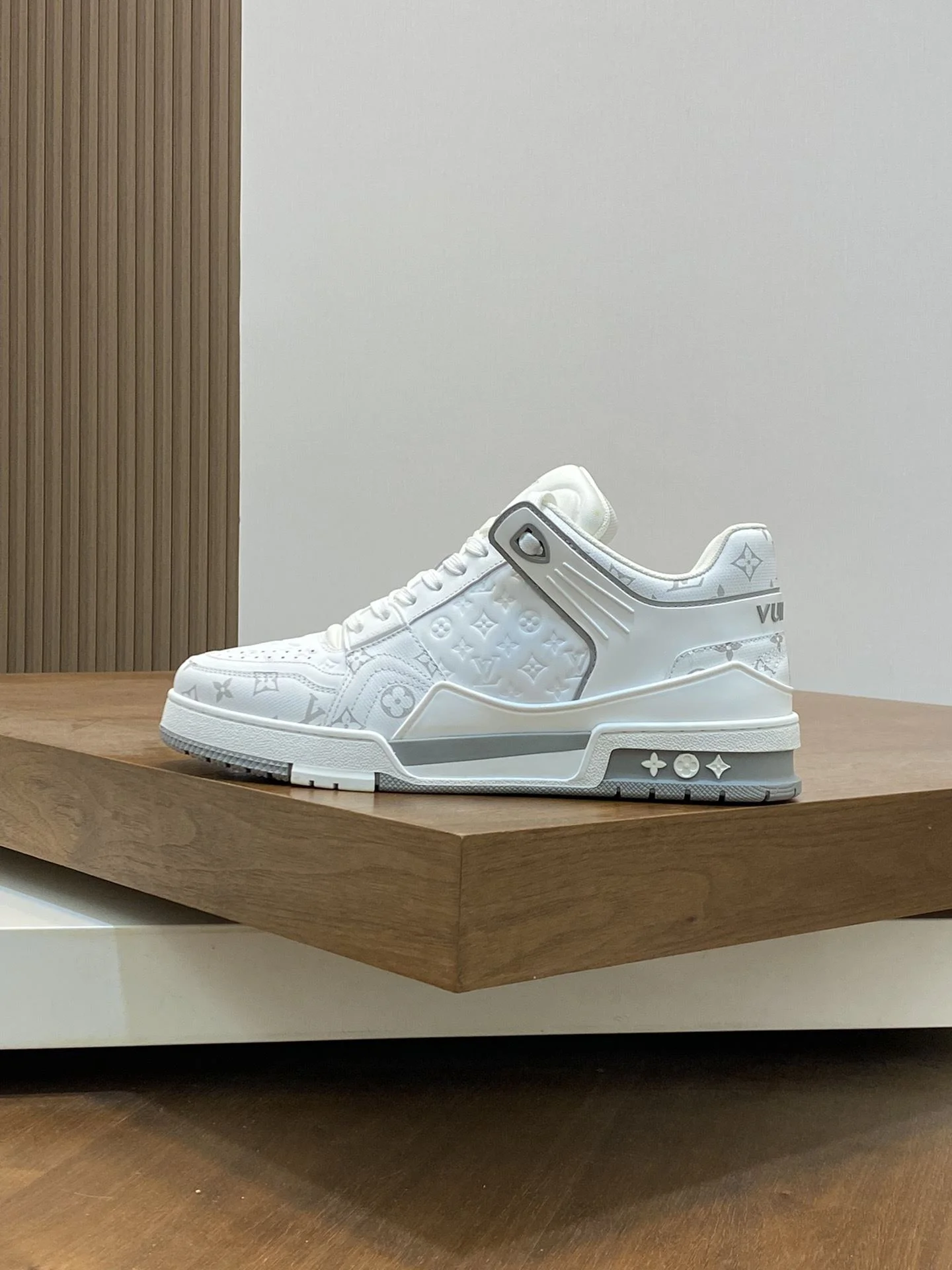 Perfect replica Louis Vuitton Trainer Sneaker