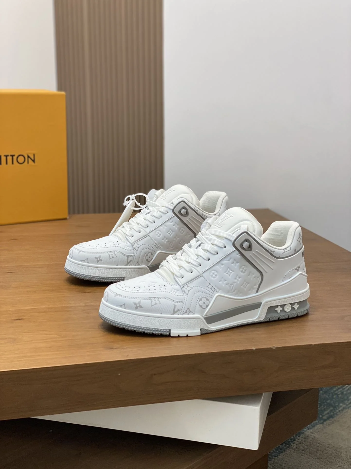 Perfect replica Louis Vuitton Trainer Sneaker