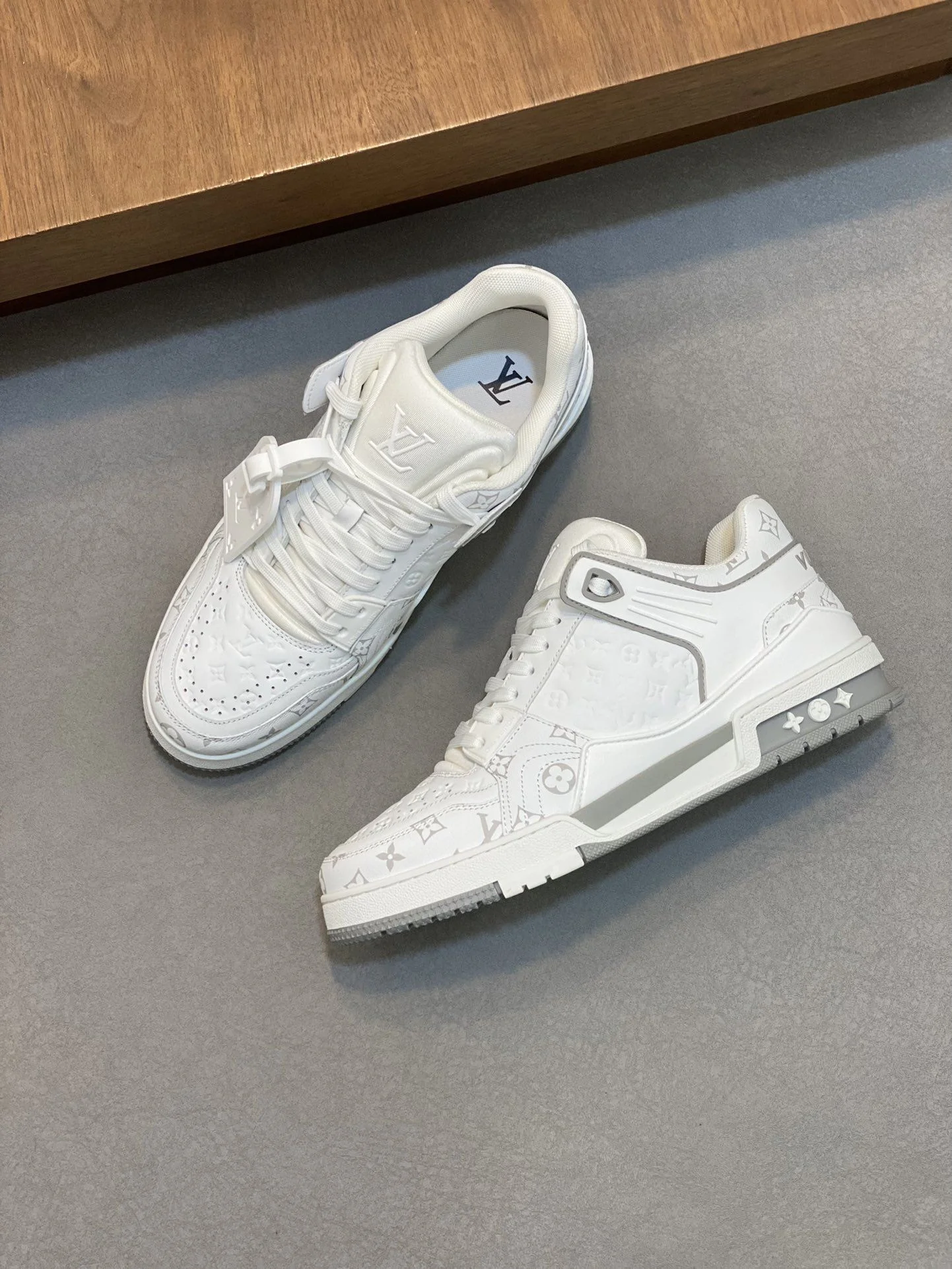 Perfect replica Louis Vuitton Trainer Sneaker
