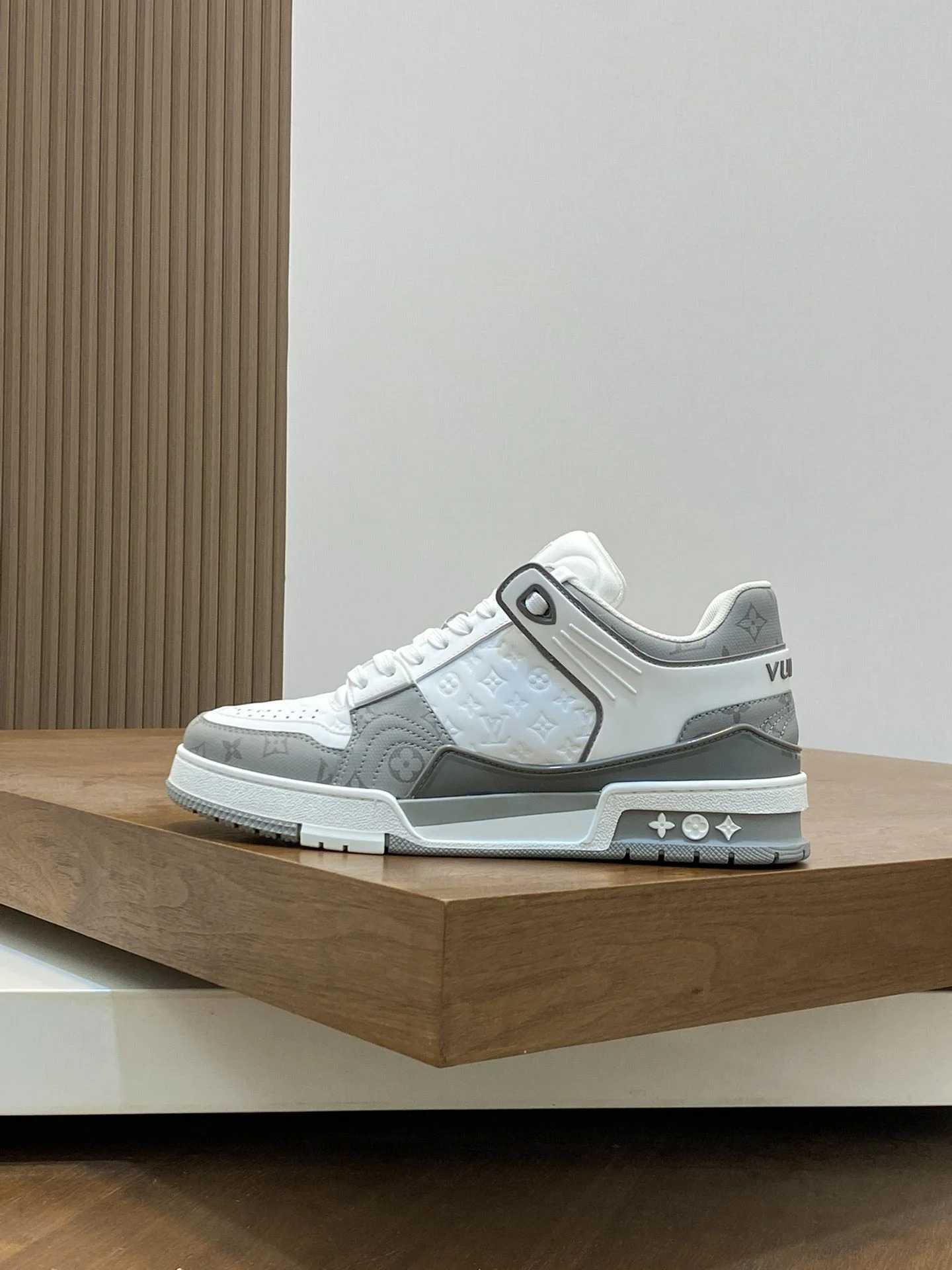 High fidelity Louis Vuitton Trainer Sneaker